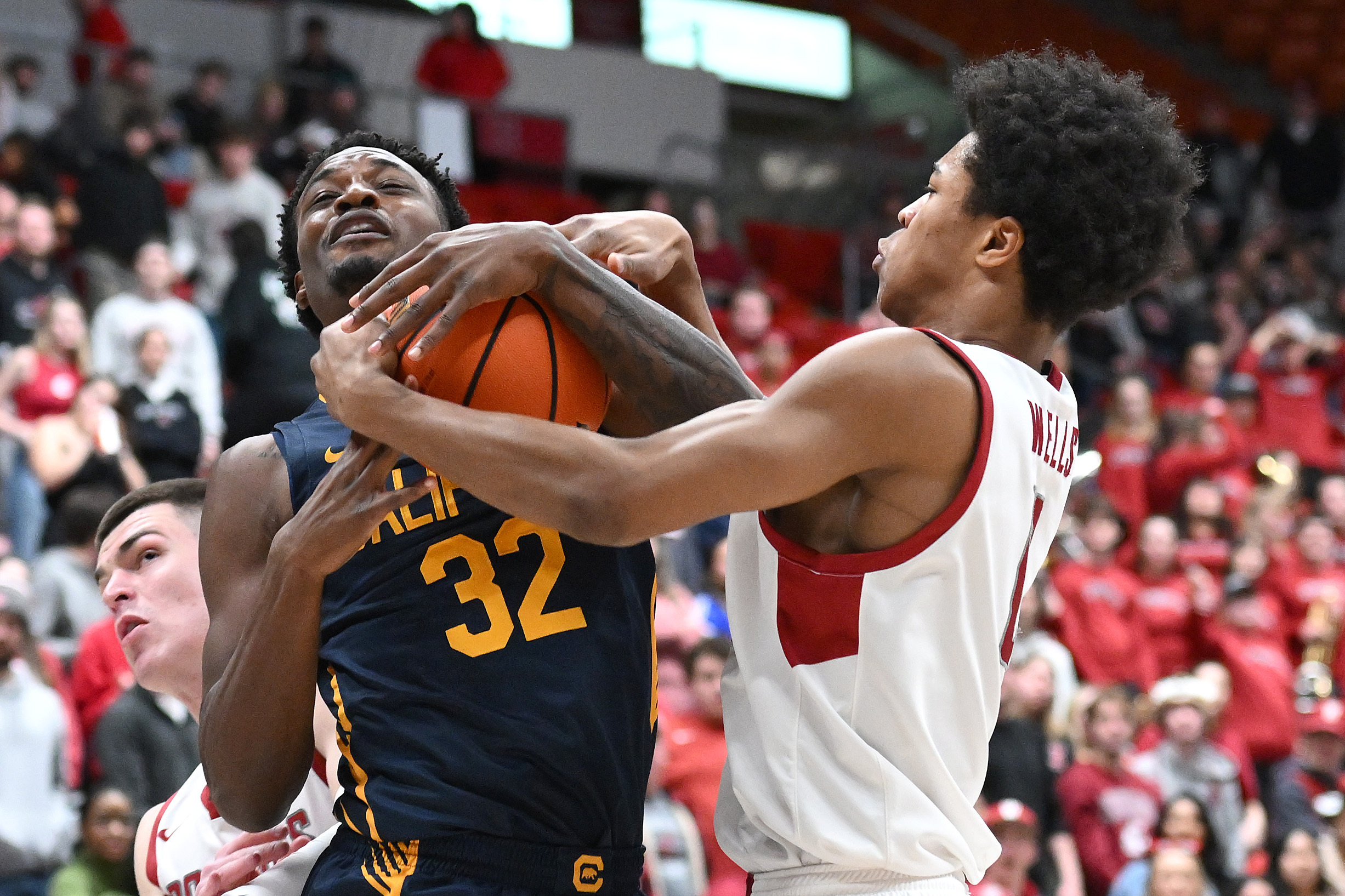Myles Rice pours in 25 as Wazzu thumps Cal | Reuters