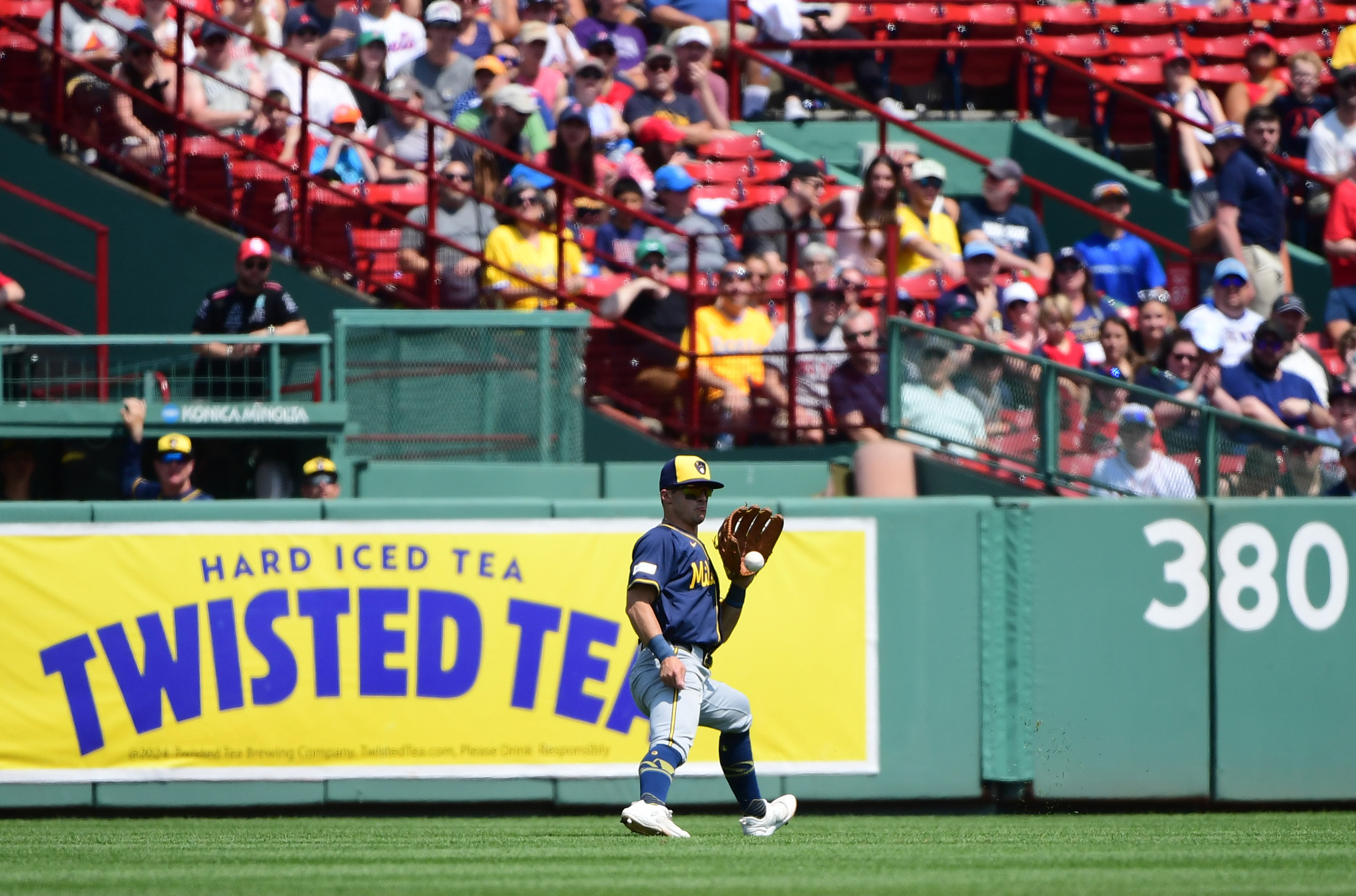 Red Sox avoid sweep, edge Brewers on late RBI single | Reuters