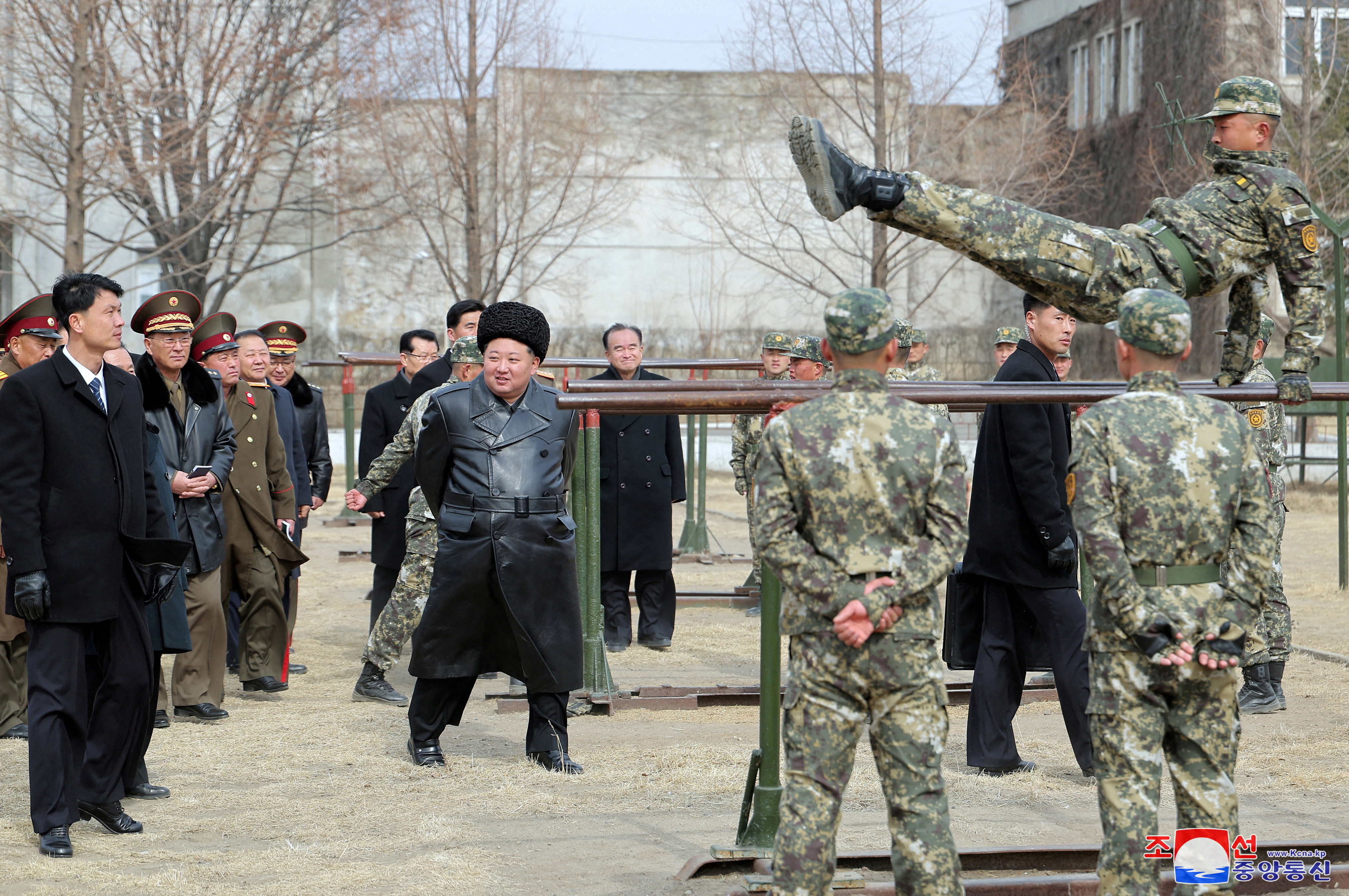 North Korean Army Combat Uniform North Korean Soldiers Training For