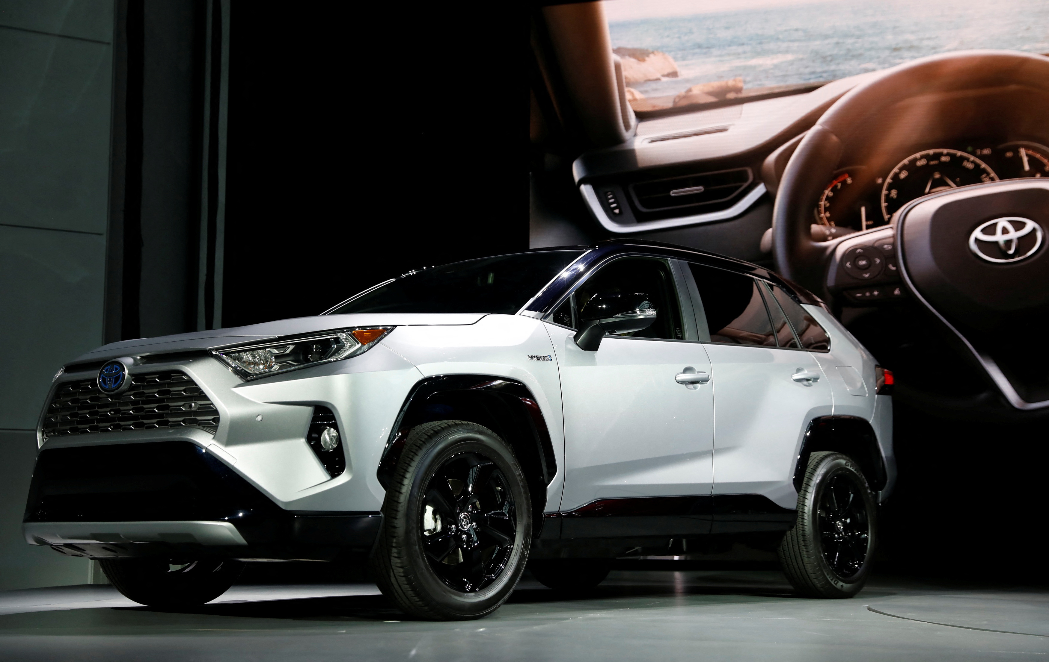 Toyota Rav4 Logo