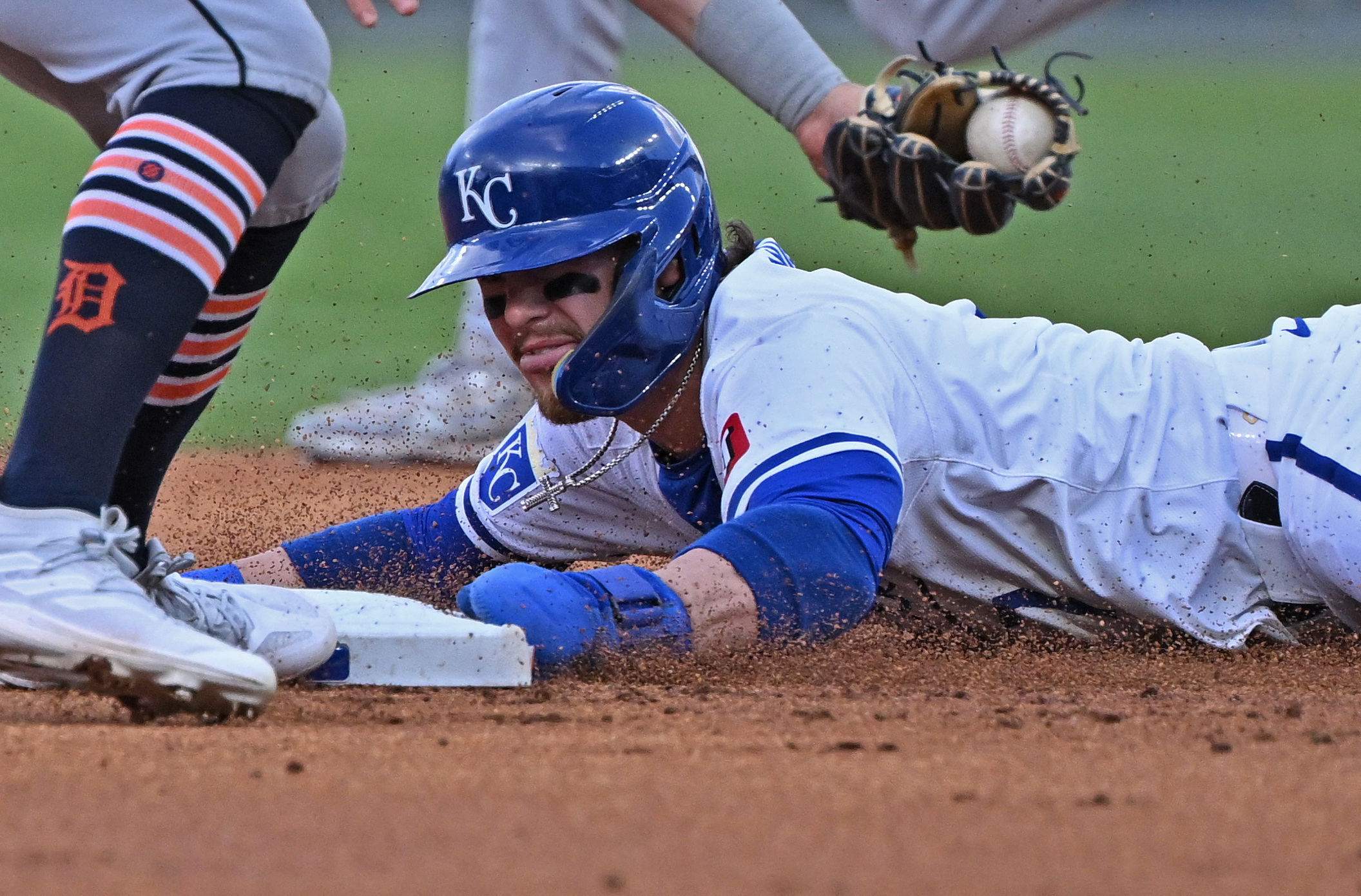 Bobby Witt Jr. drives in six, Royals hammer Tigers | Reuters