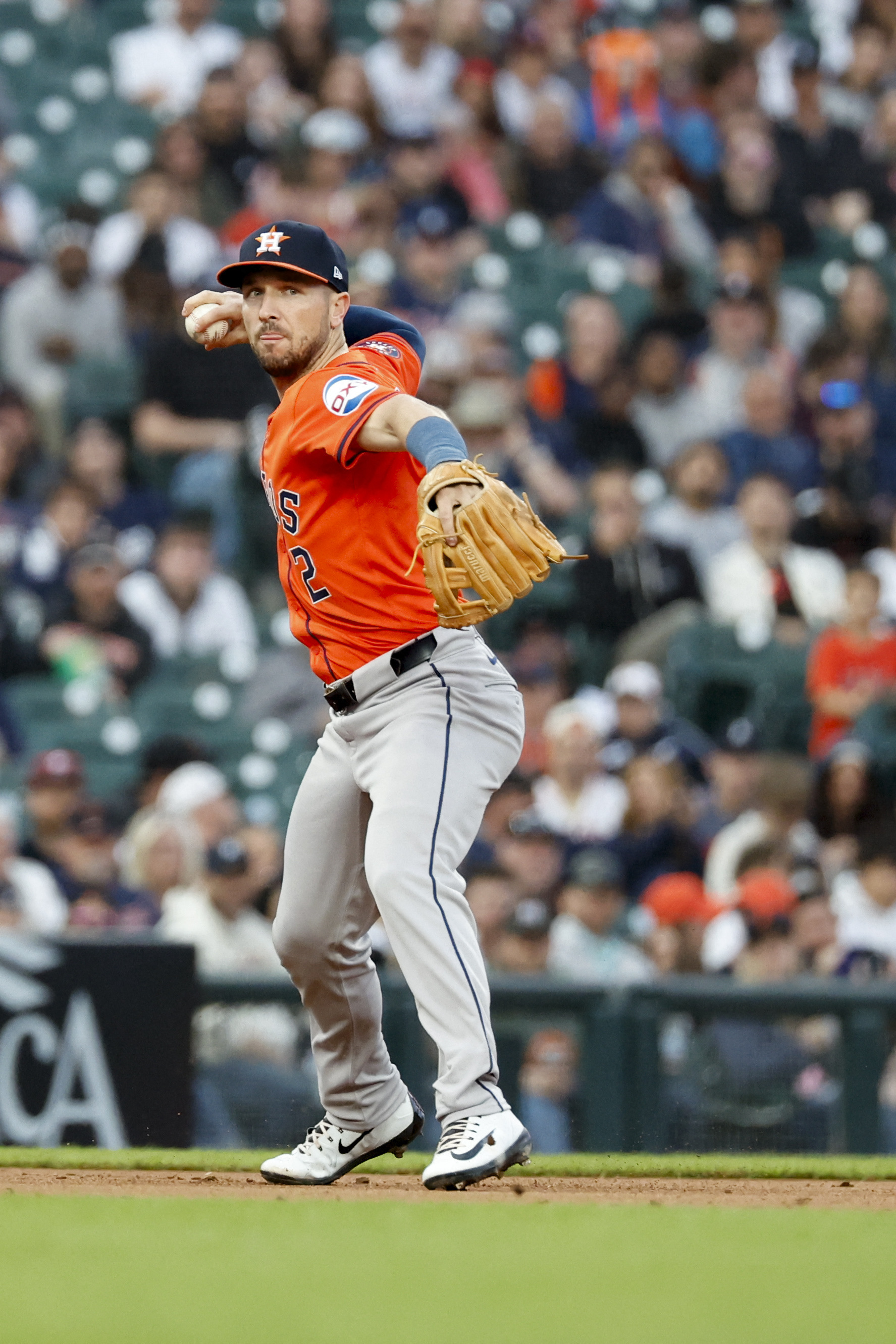 Astros overtake Tigers with four-run eighth | Reuters