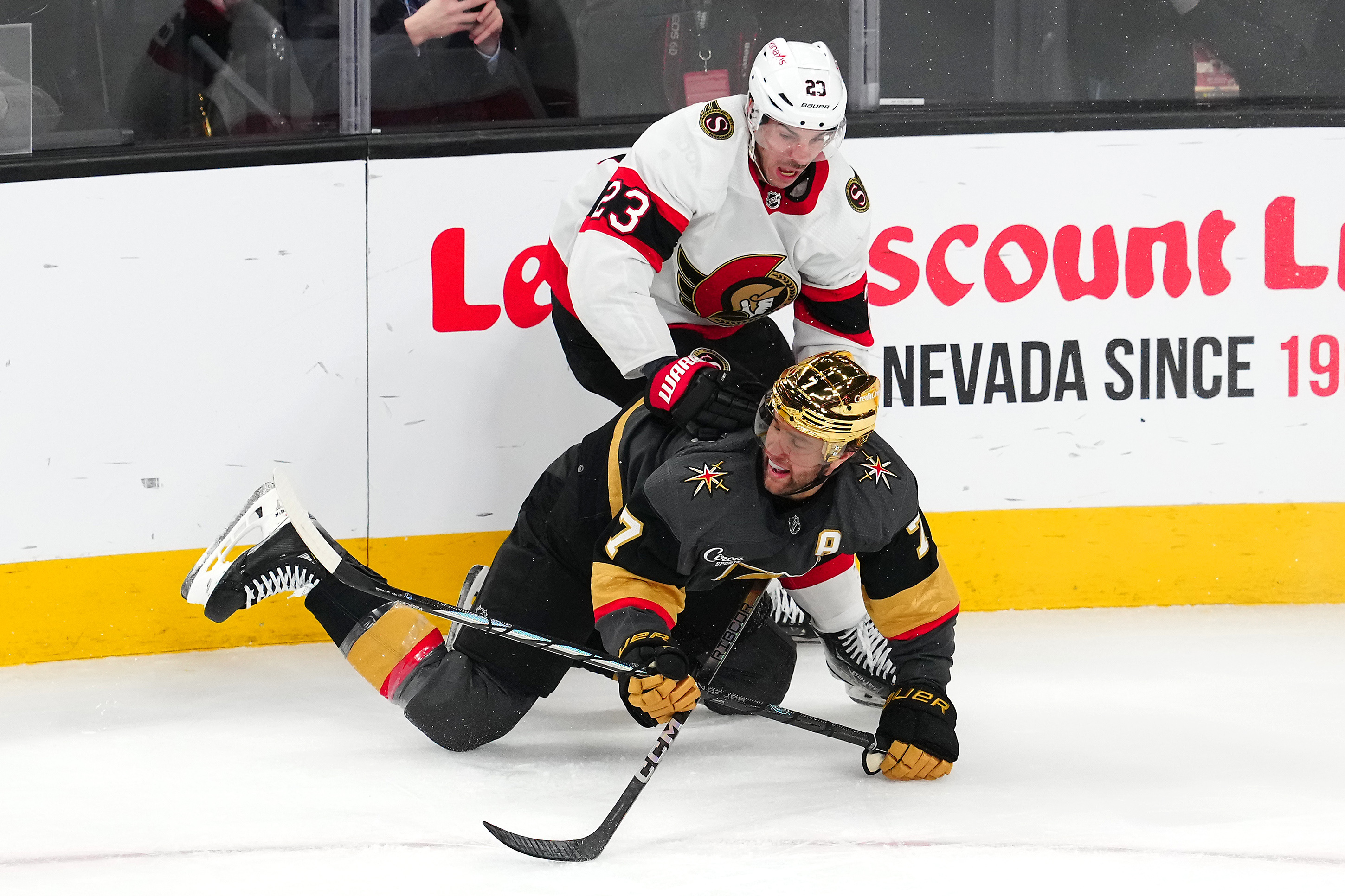 Big 2nd period helps Knights roll past skidding Senators | Reuters