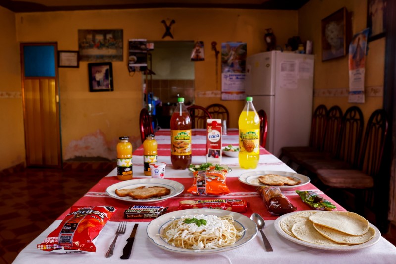 Temptation everywhere: Mexican children struggle with obesity | Reuters