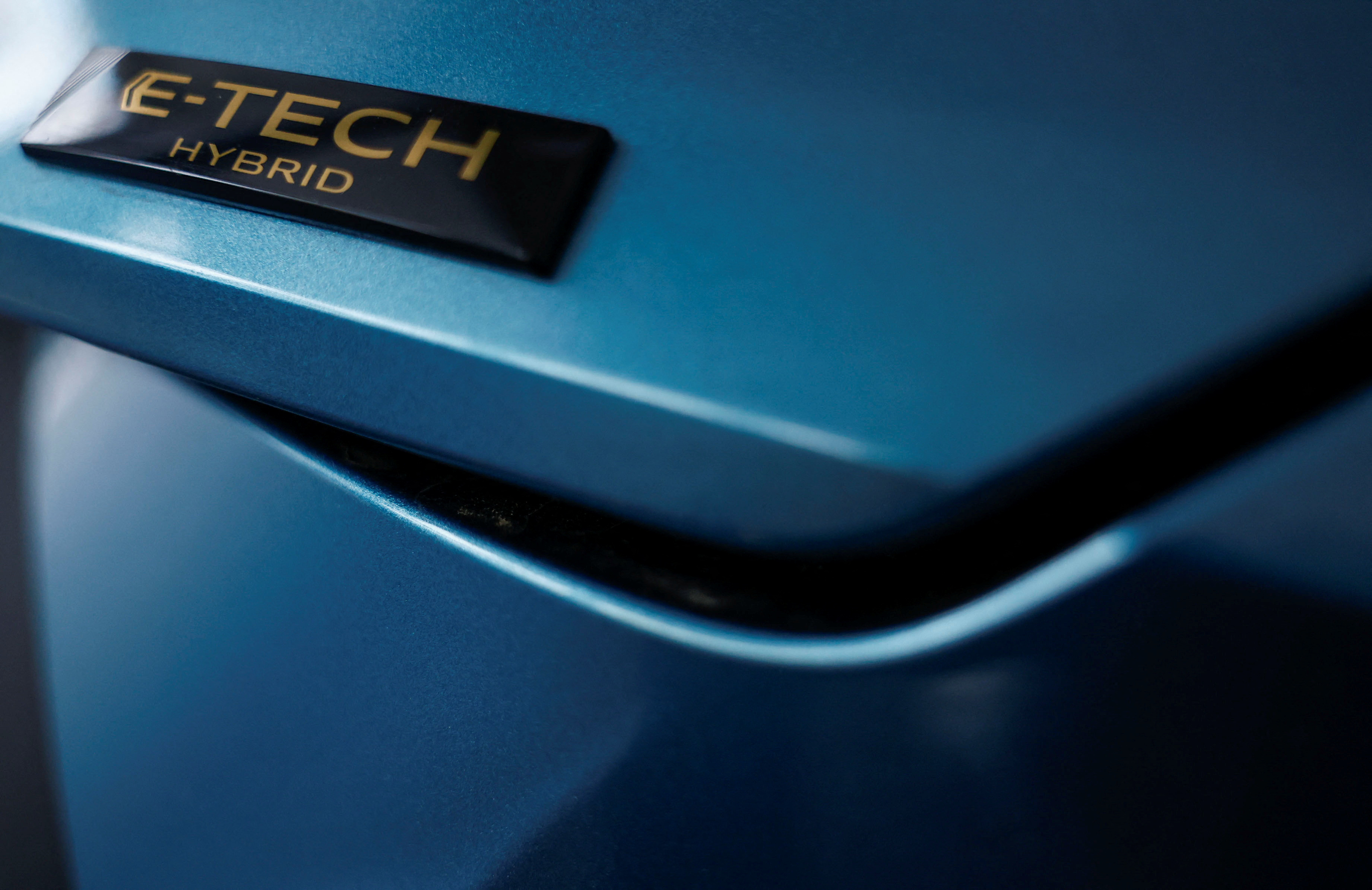 Rectangular steering wheels, floating cars and deluxe EVs debut at ...