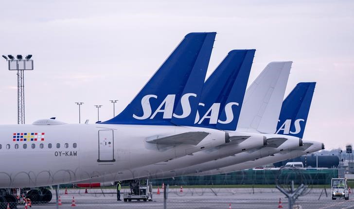 Airline SAS to restructure, aims to raise more cash | Reuters