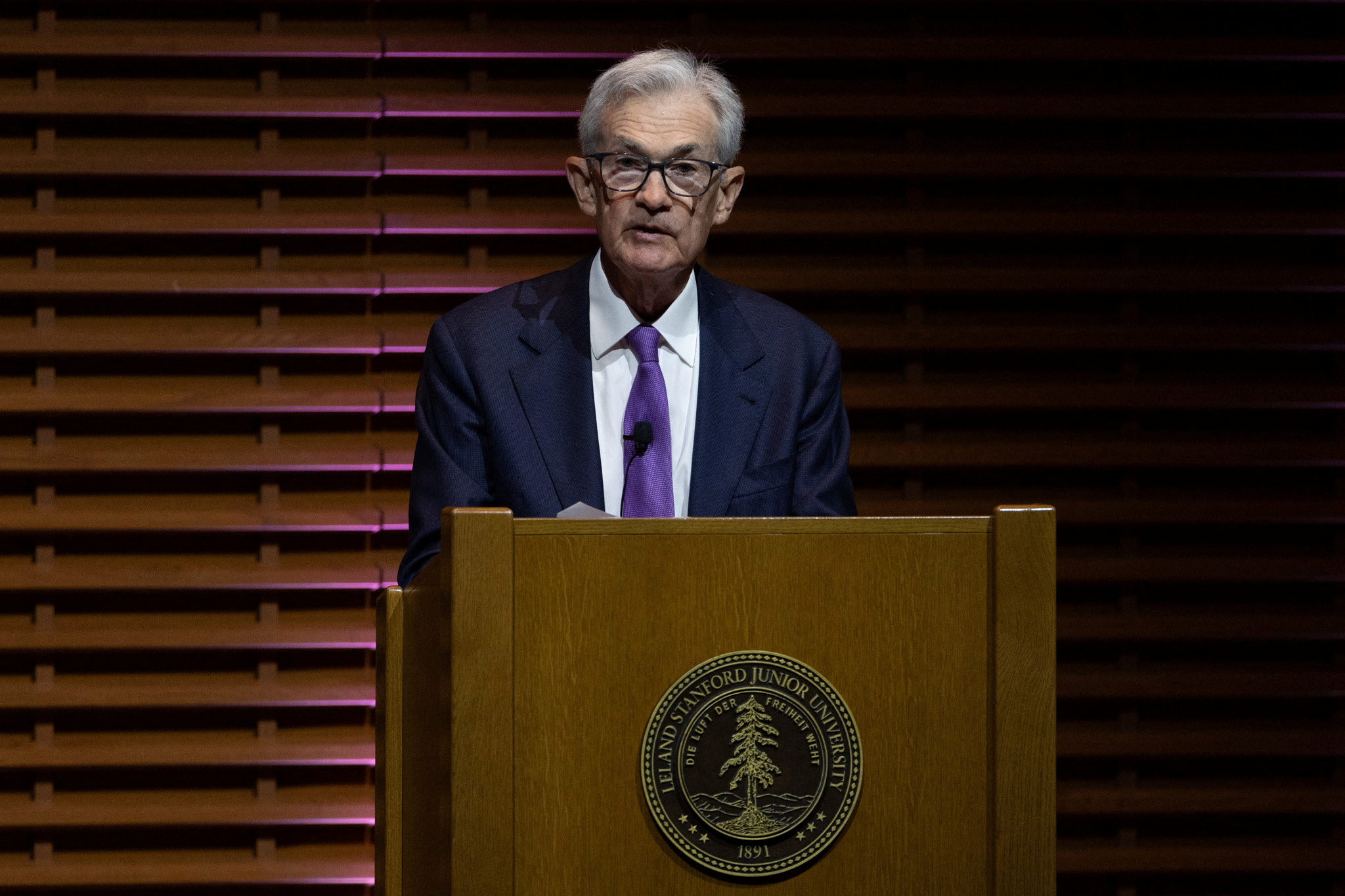 Powell sticks with Fed's cautious rate-cut strategy | Reuters