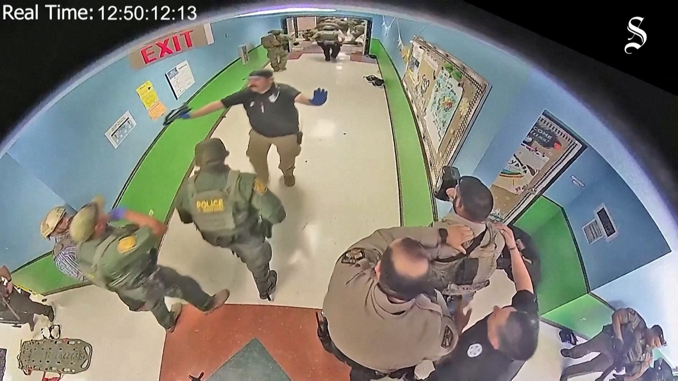 Texas newspaper posts video of police responding to Uvalde shooting ...
