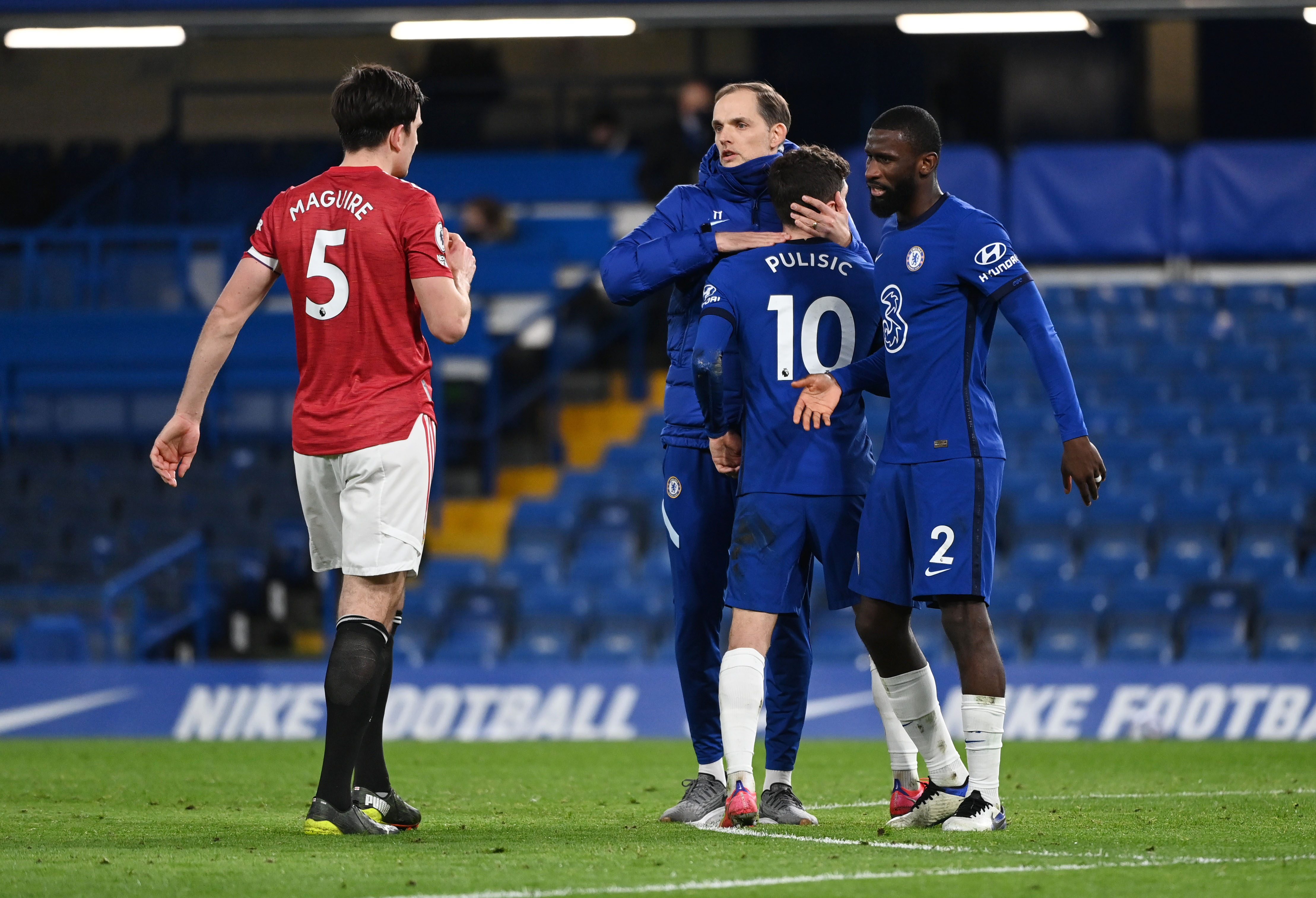 Soccer-Chelsea and United draw, Liverpool win as top-four battle heats ...