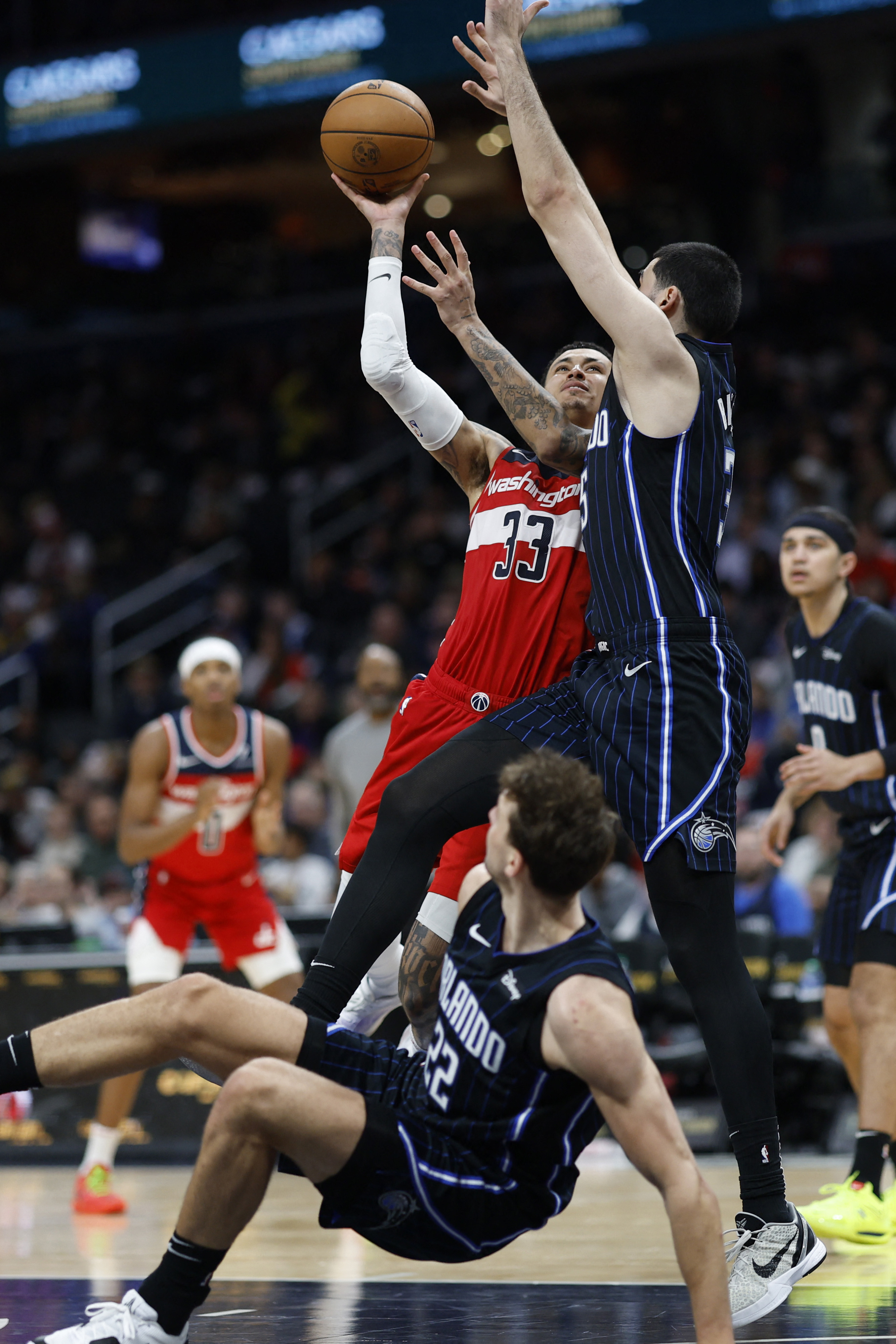 Magic mount ferocious rally, hand Wizards 16th straight loss | Reuters
