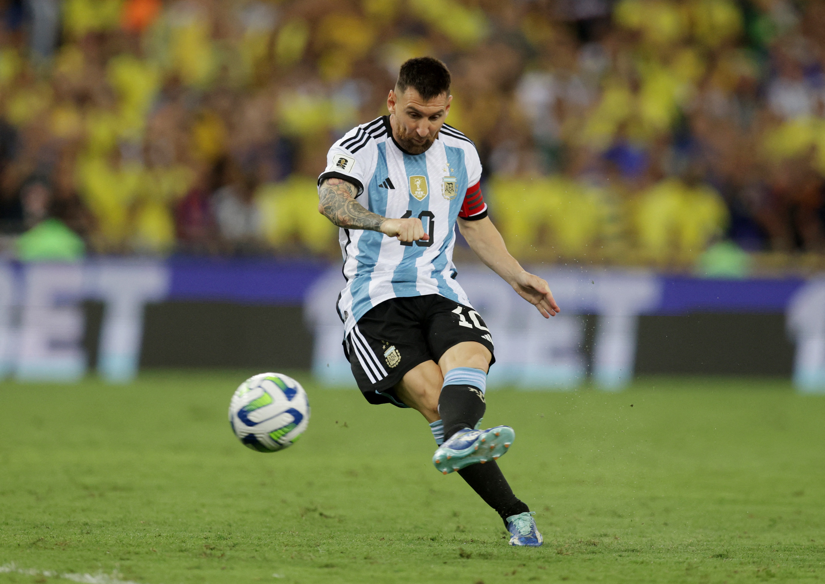 Defending champions Argentina name 26-man squad for Copa America | Reuters