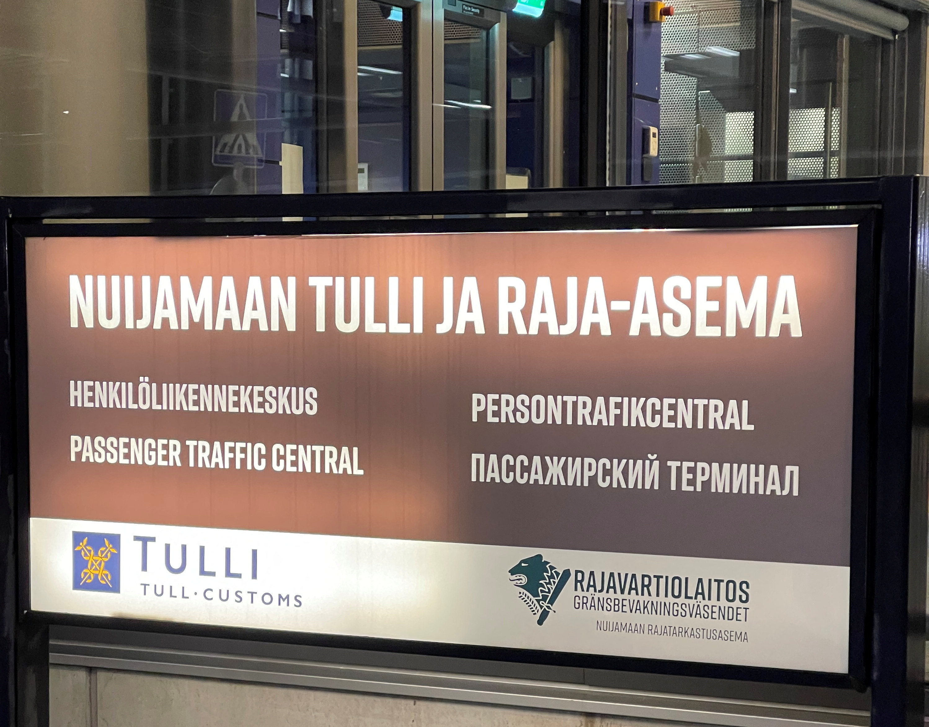 Dozens of migrants wait at Finland-Russia border after Helsinki blocks ...