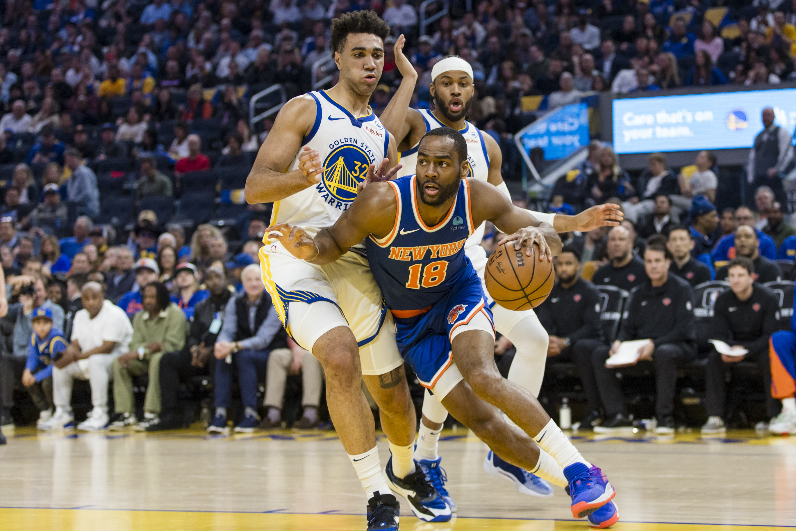 Backcourt duo carries Knicks over Warriors, 119-112 | Reuters