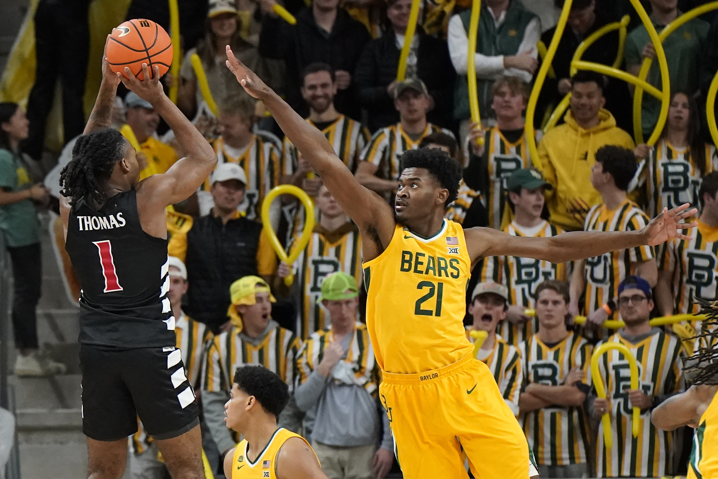 No. 14 Baylor survives visit from Cincinnati | Reuters