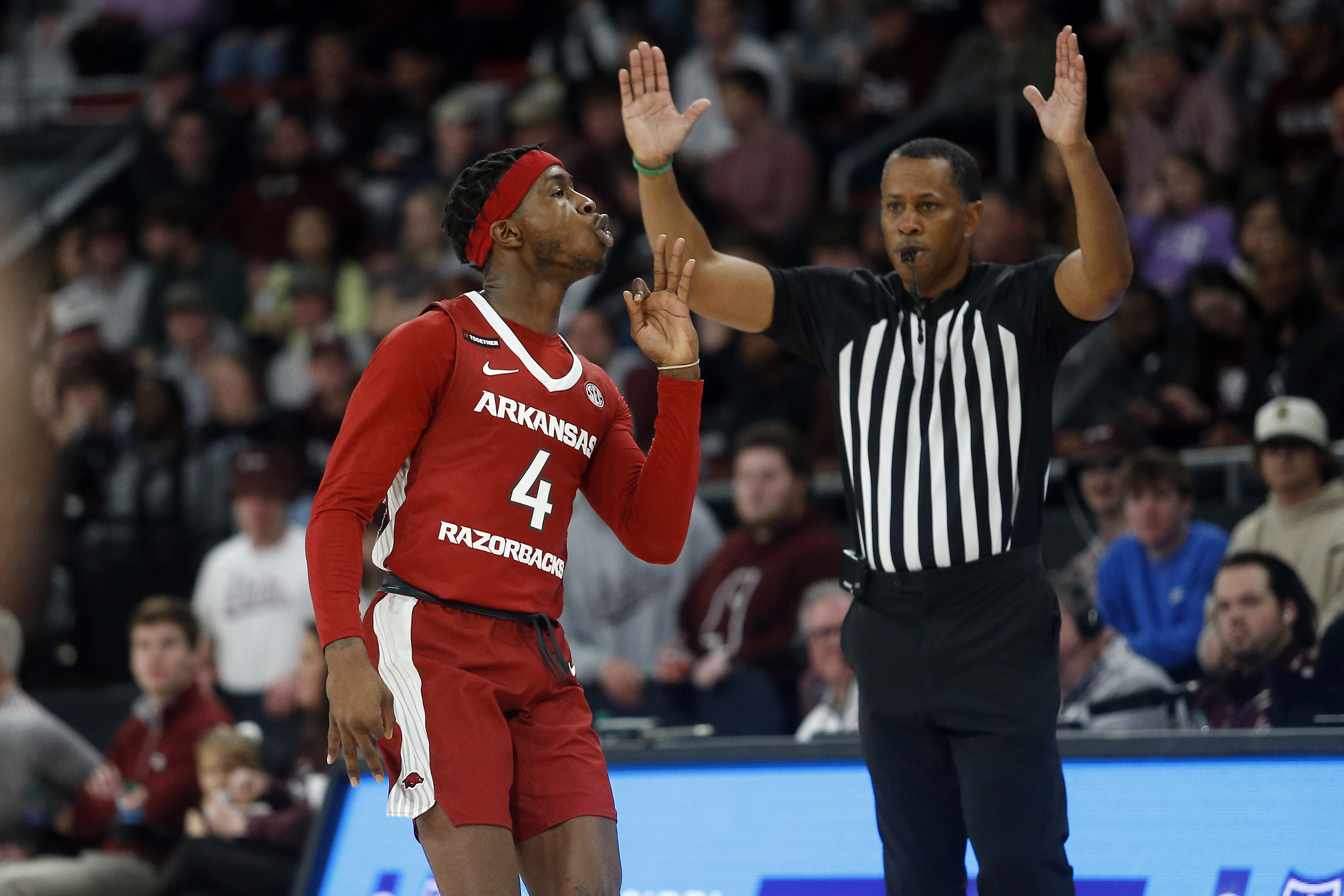 Josh Hubbard helps Mississippi State slide past Arkansas | Reuters