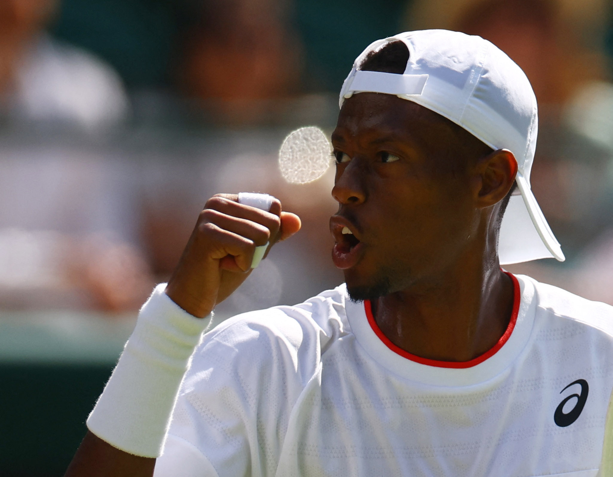 Inspired Eubanks upsets Briton Norrie | Reuters