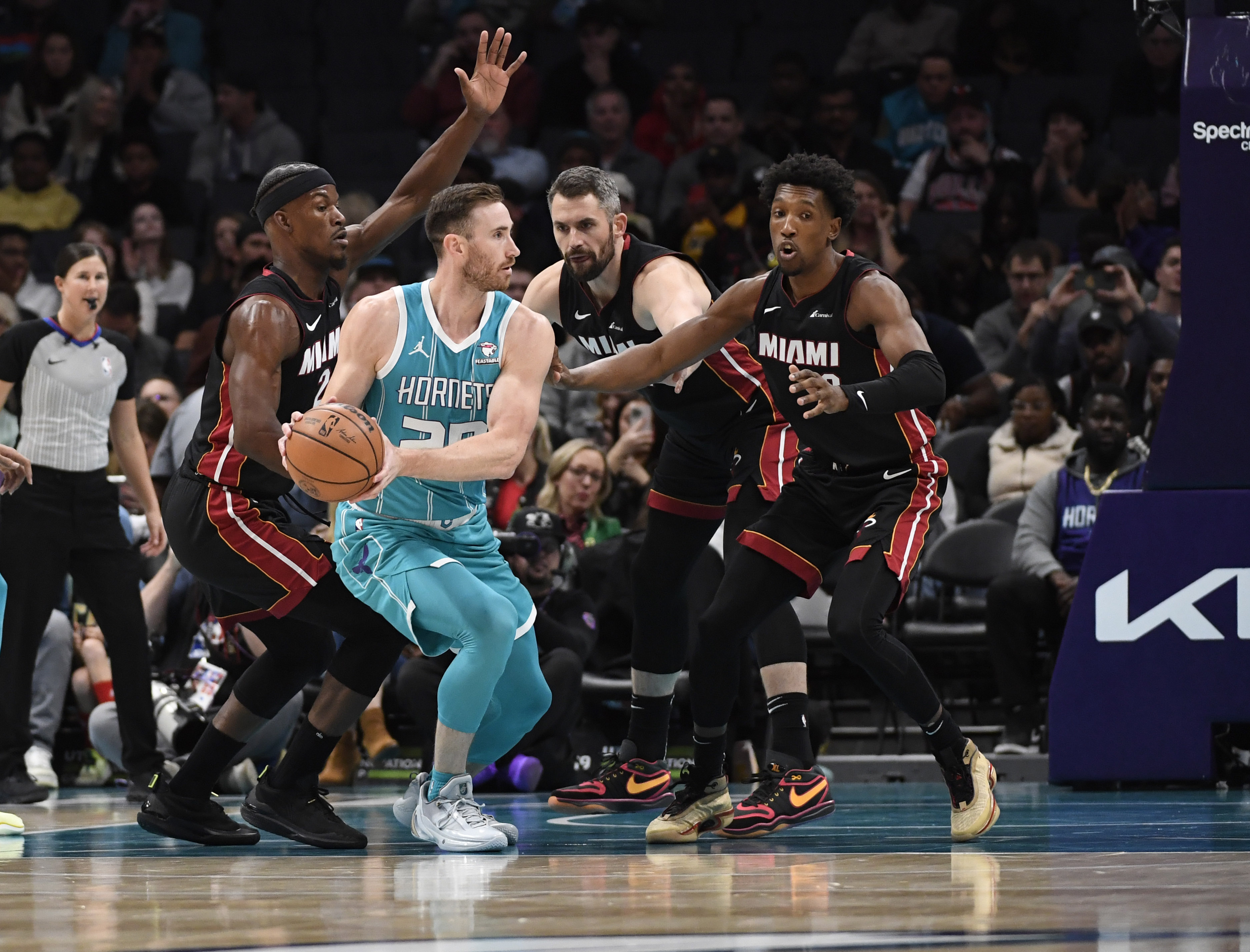 Heat Survive Late Wobble Hold Off Hornets Reuters