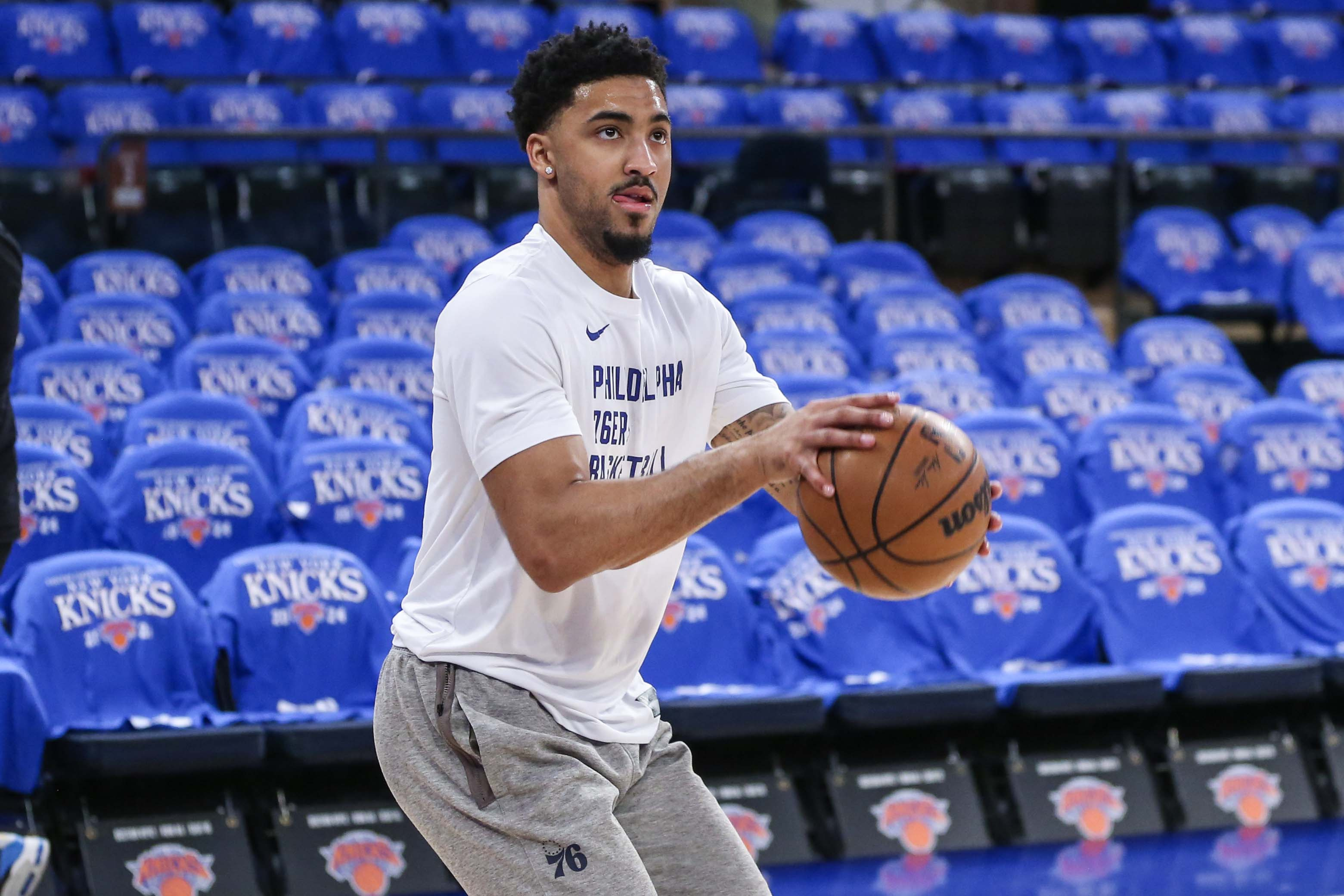 Knicks squander lead but hang on for Game 1 win over Sixers | Reuters