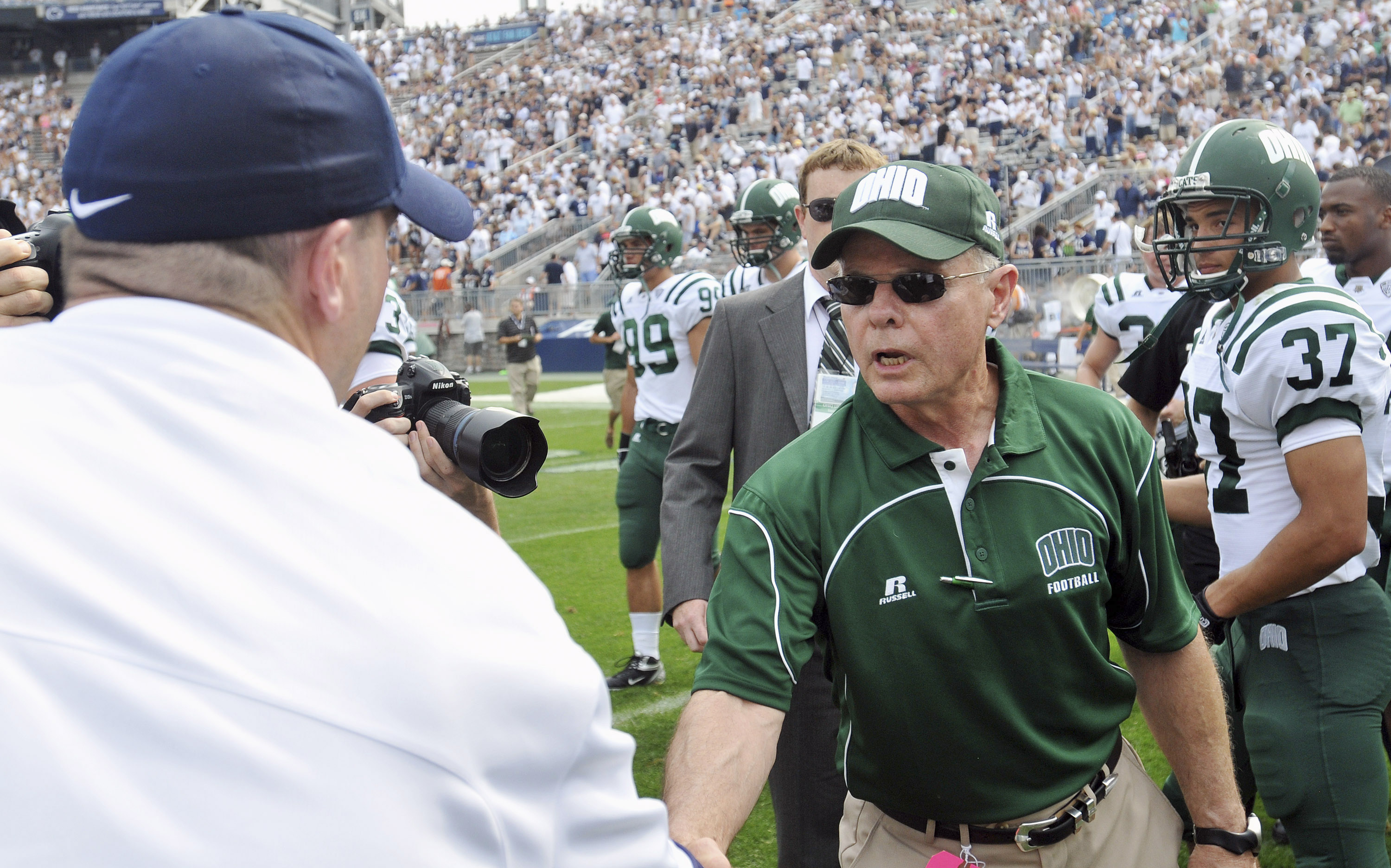Ohio head coach Frank Solich retires to focus on health | Reuters