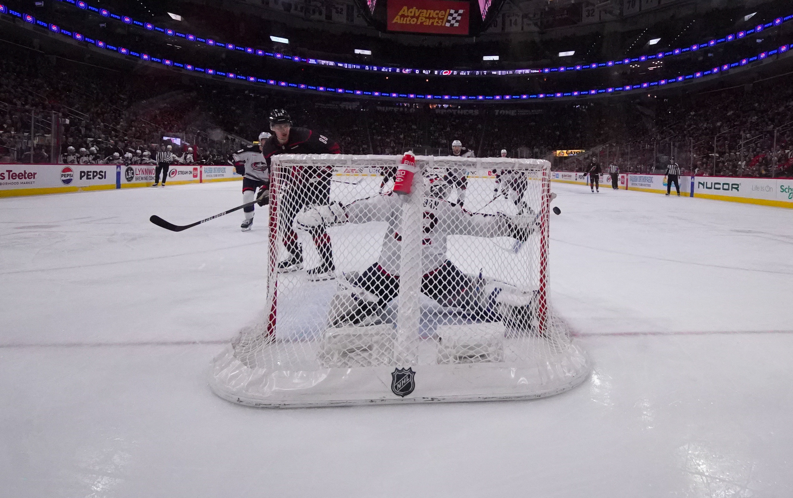 Hurricanes score early, blank Blue Jackets | Reuters