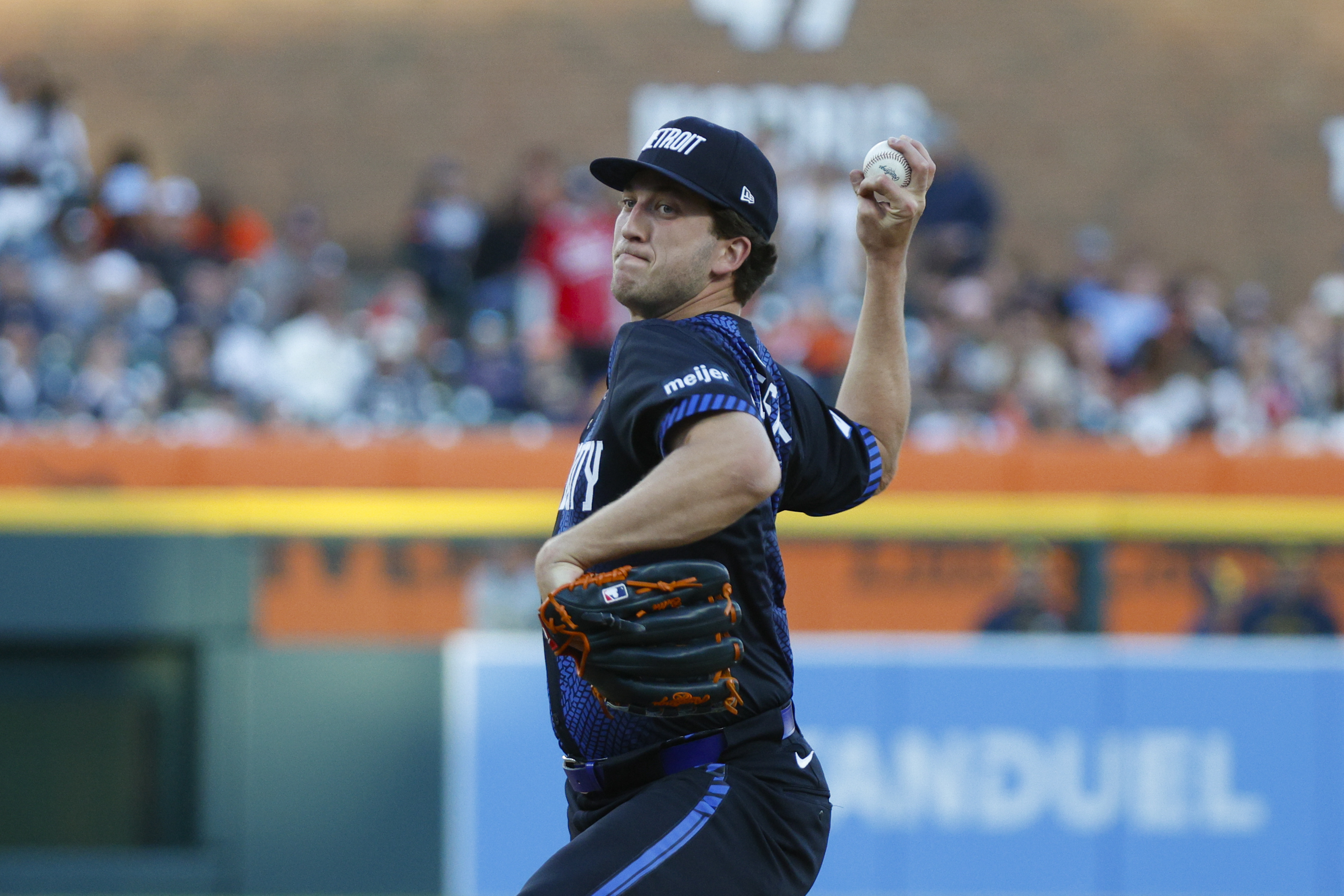 Bats, pitching both dominant as Brewers tame Tigers 10-0 | Reuters