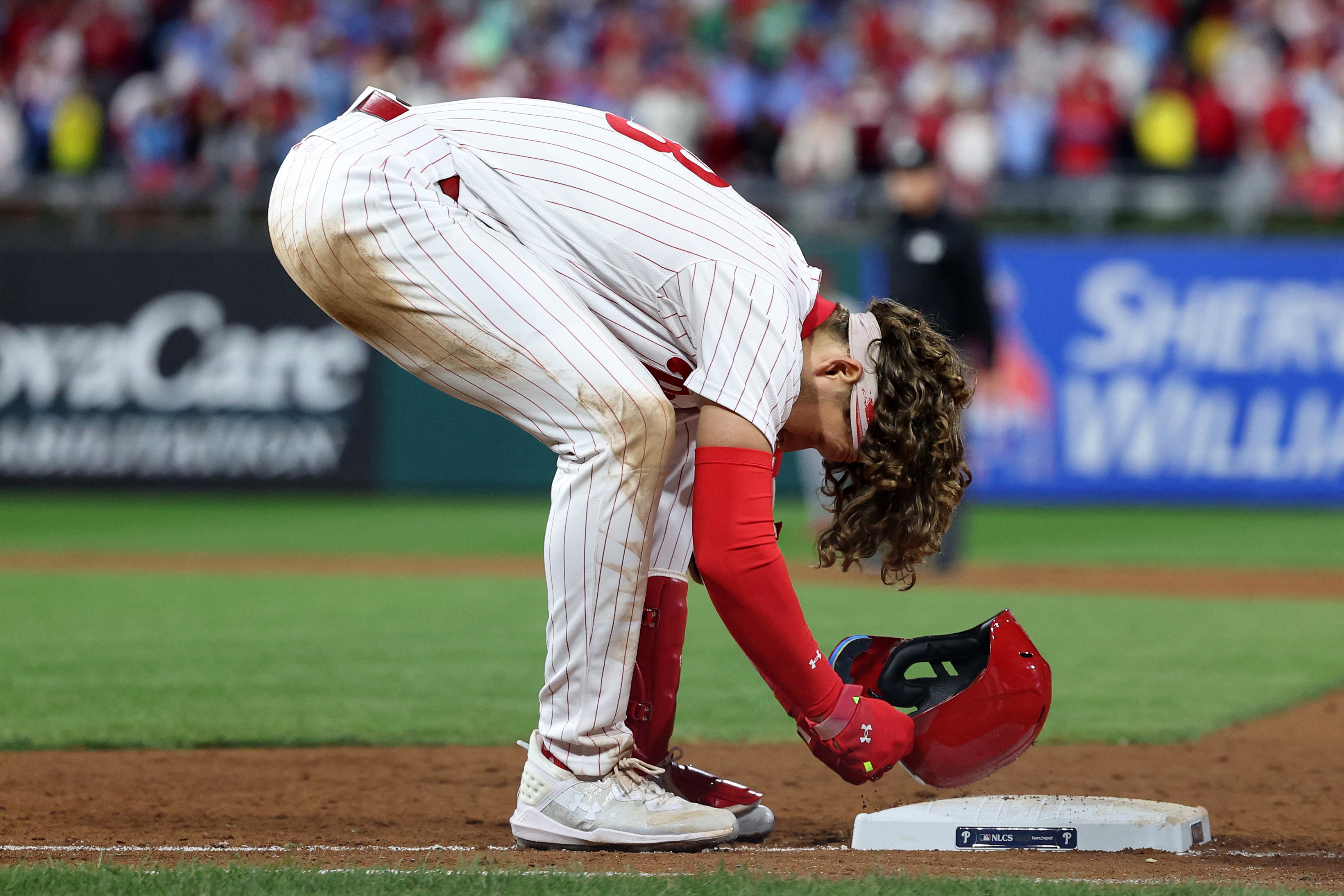 D-backs cap NLCS comeback, stun Phillies in Game 7 | Reuters
