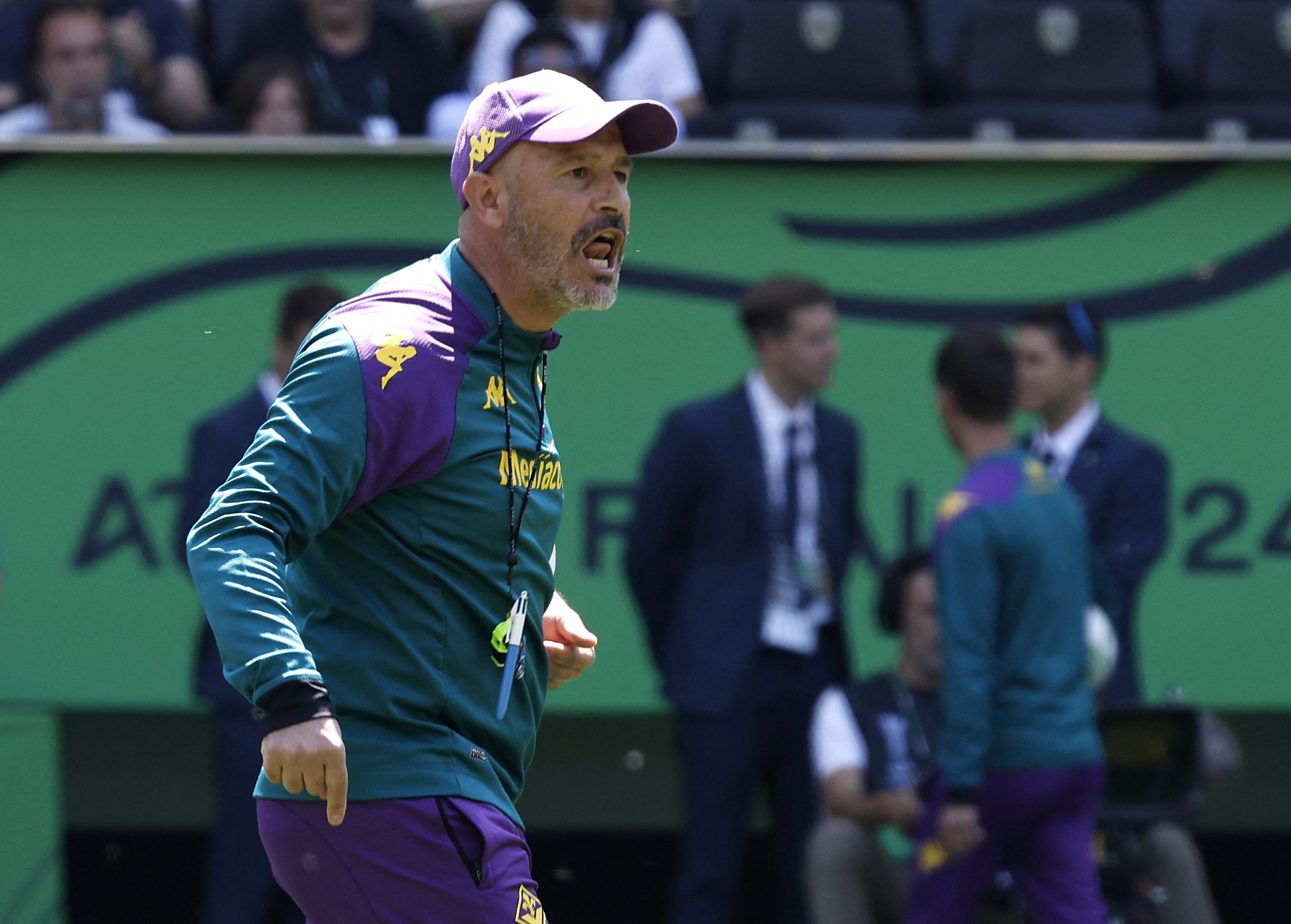 Olympiacos in search of history against Fiorentina in Conference League ...