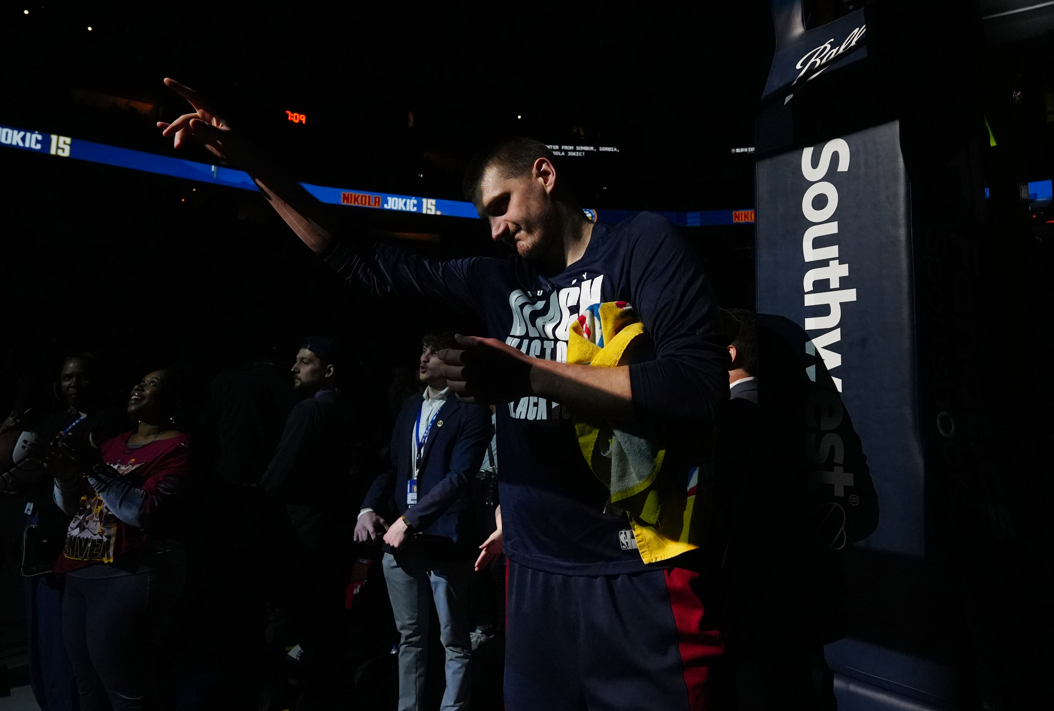 Nikola Jokic's triple-double sends Nuggets past Blazers | Reuters