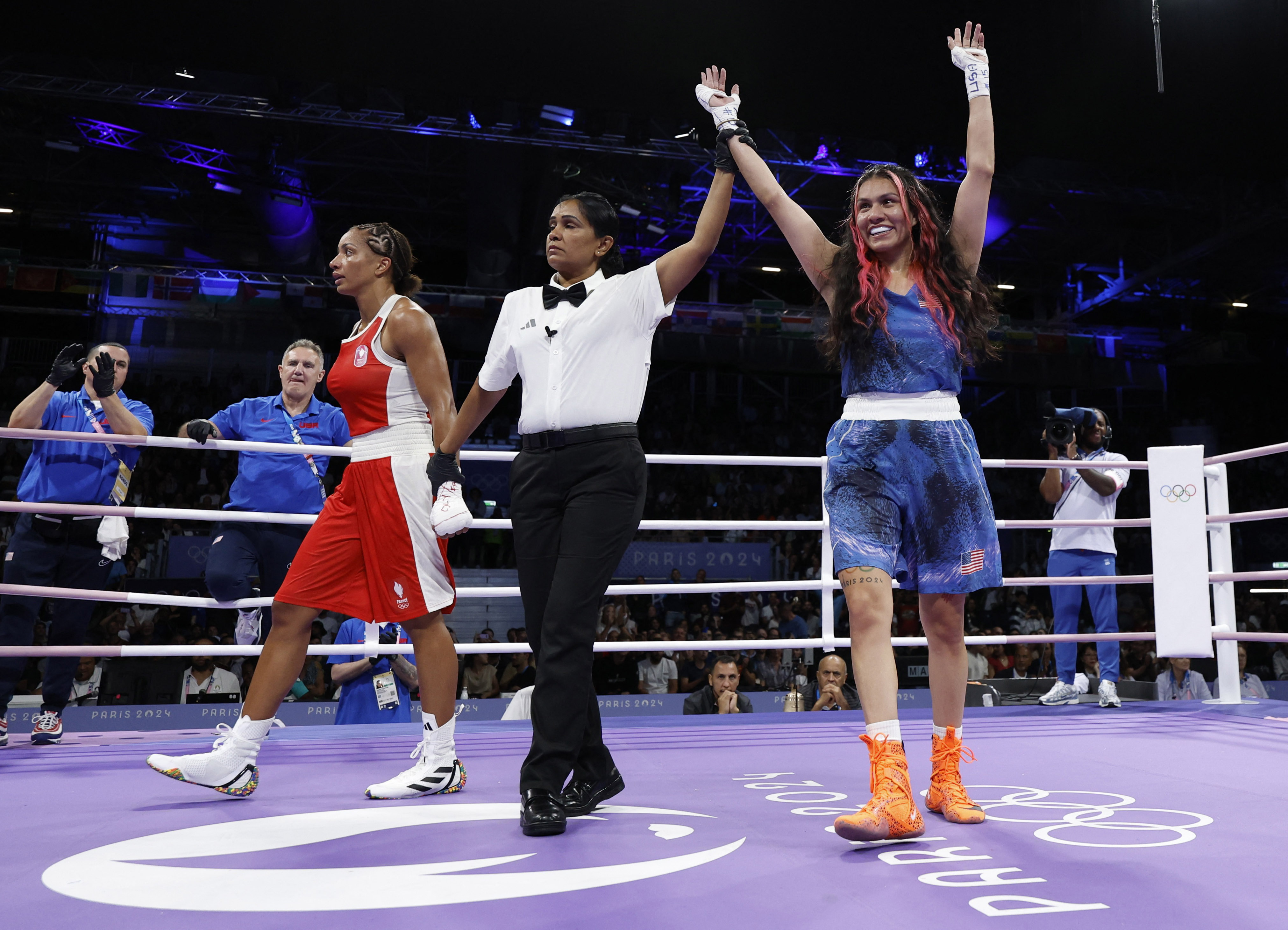 Boxing-France's Mossely sent packing by Gonzalez, Britain's Davison out ...