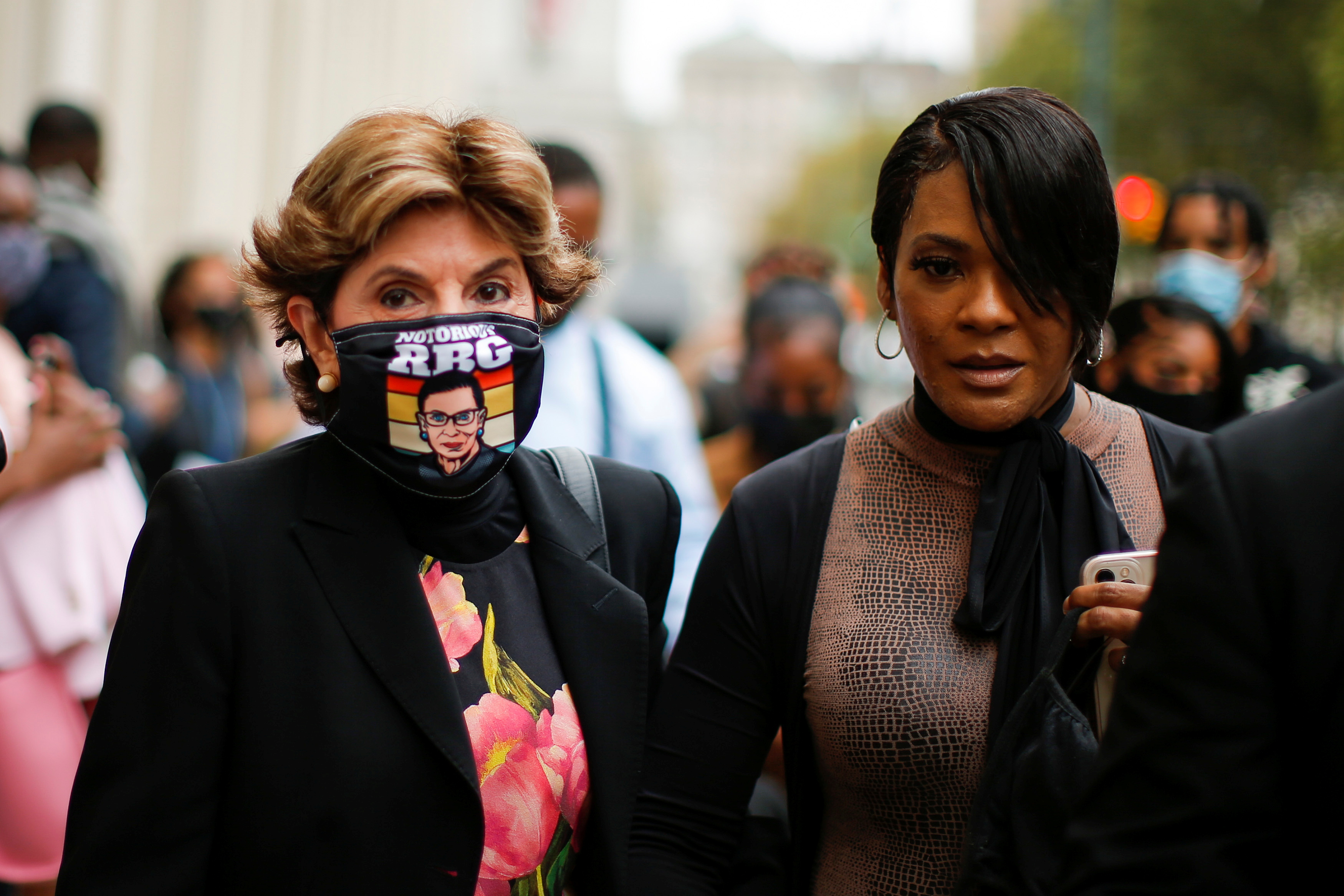 Prosecutor calls R. Kelly a 'predator' as sex abuse trial, testimony ...