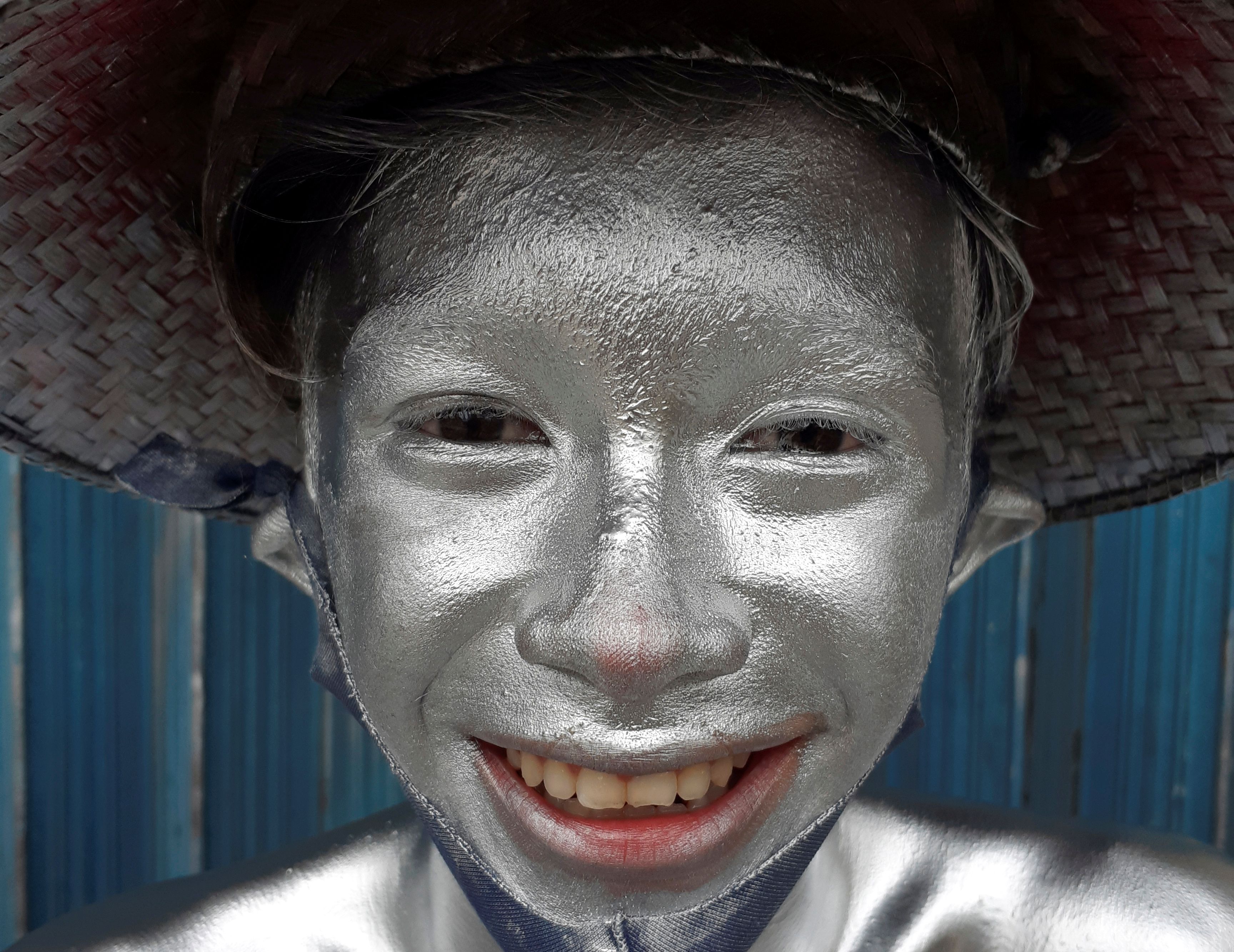 Indonesia's 'silver people' perform to make ends meet | Reuters