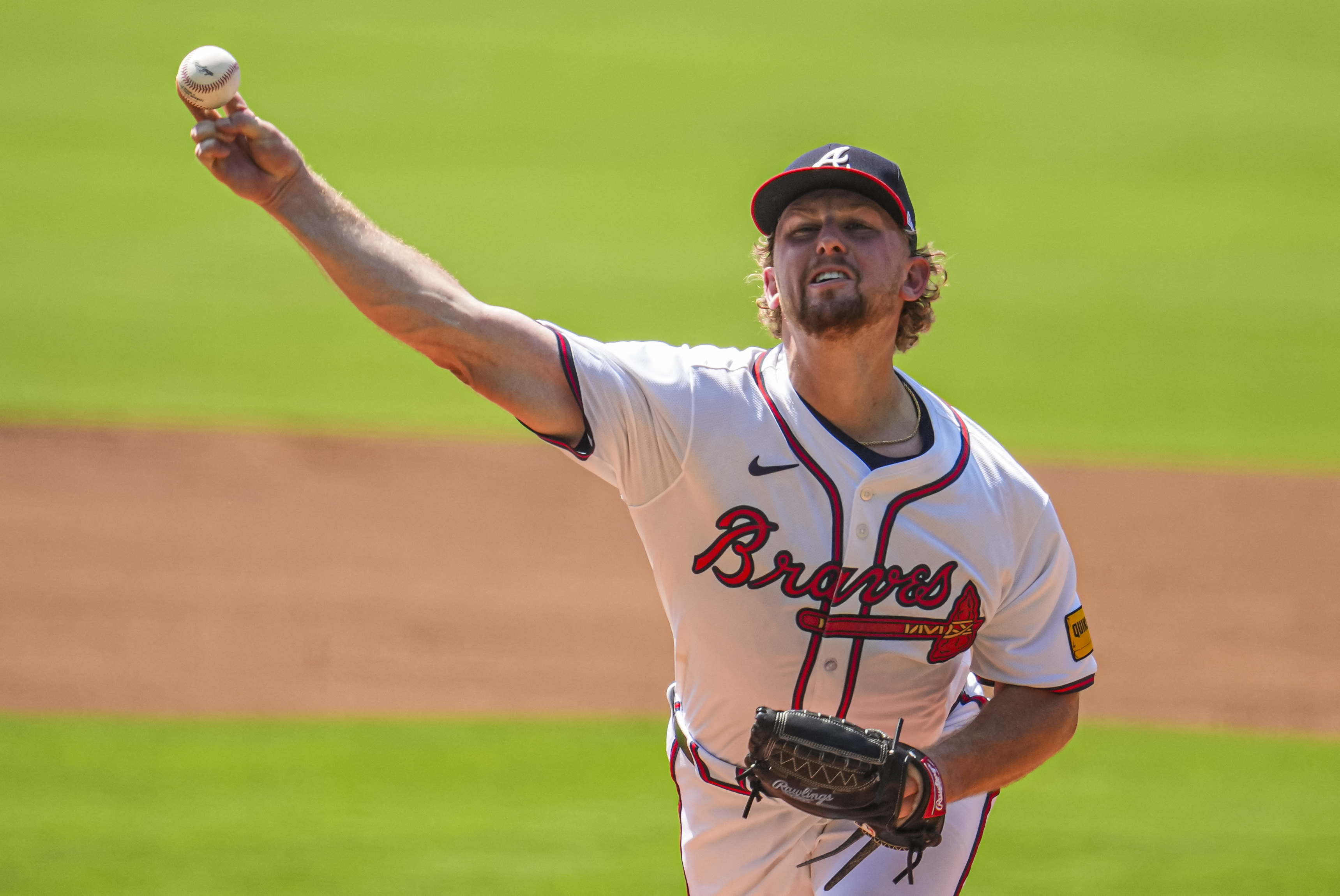 Pirates use power, pitching to double up Braves | Reuters