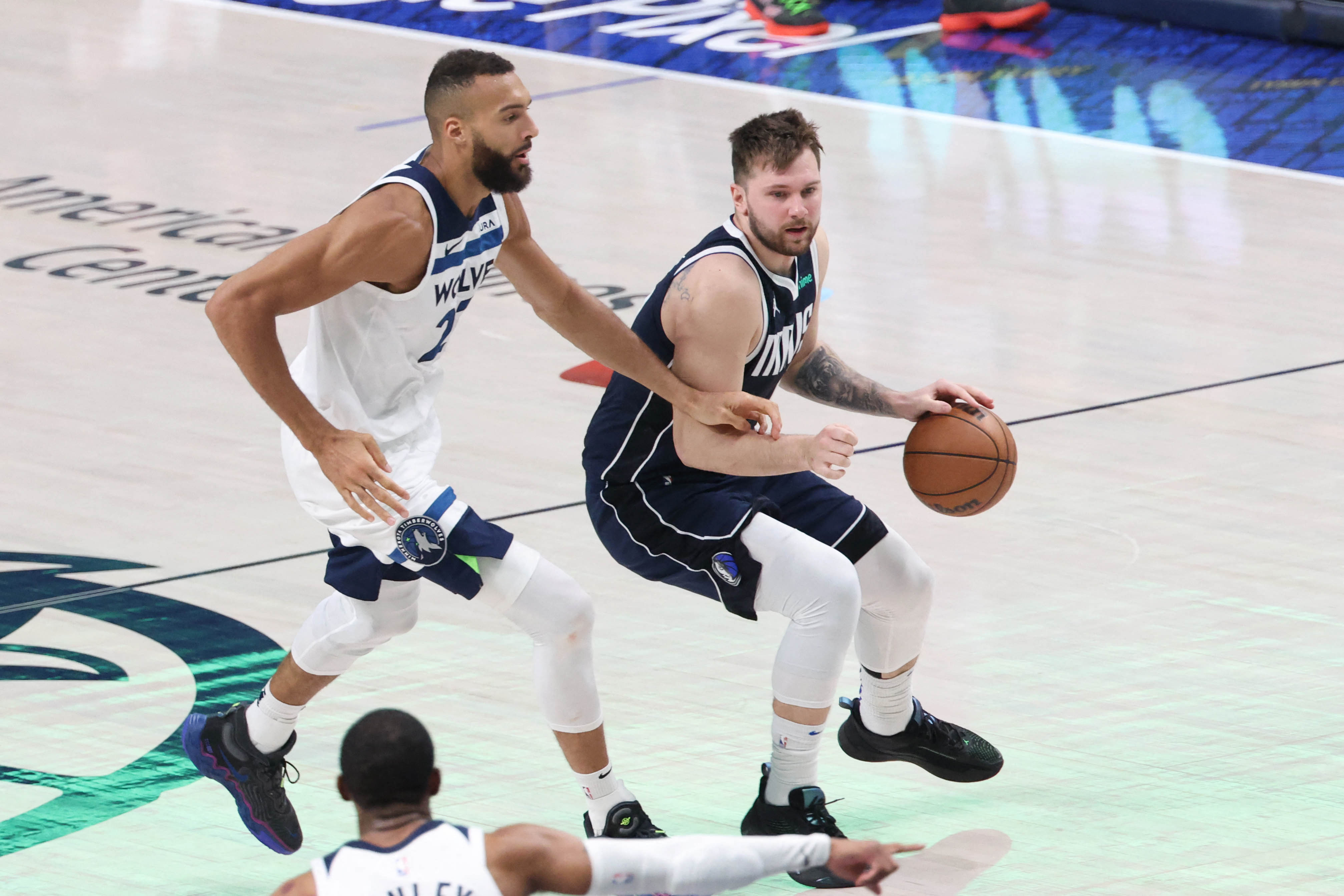 Team effort pushes Mavericks to 3-0 lead over Timberwolves | Reuters