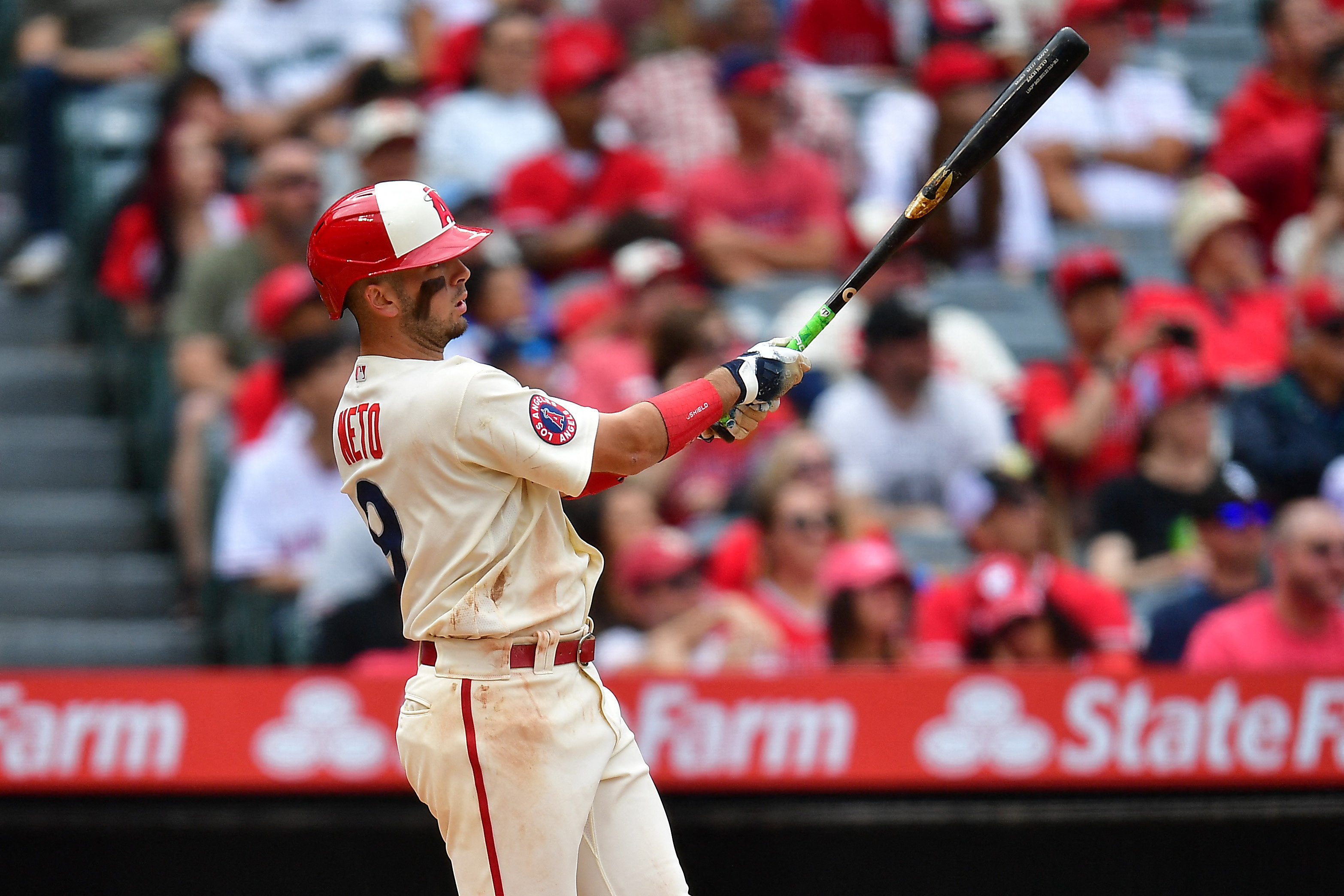 Zach Neto (2 HRs), Angels pound Mariners to win series | Reuters