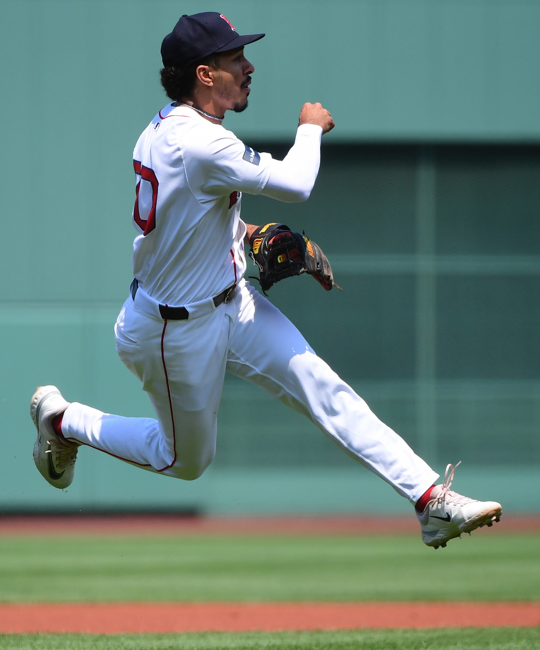 Red Sox avoid sweep, edge Brewers on late RBI single | Reuters
