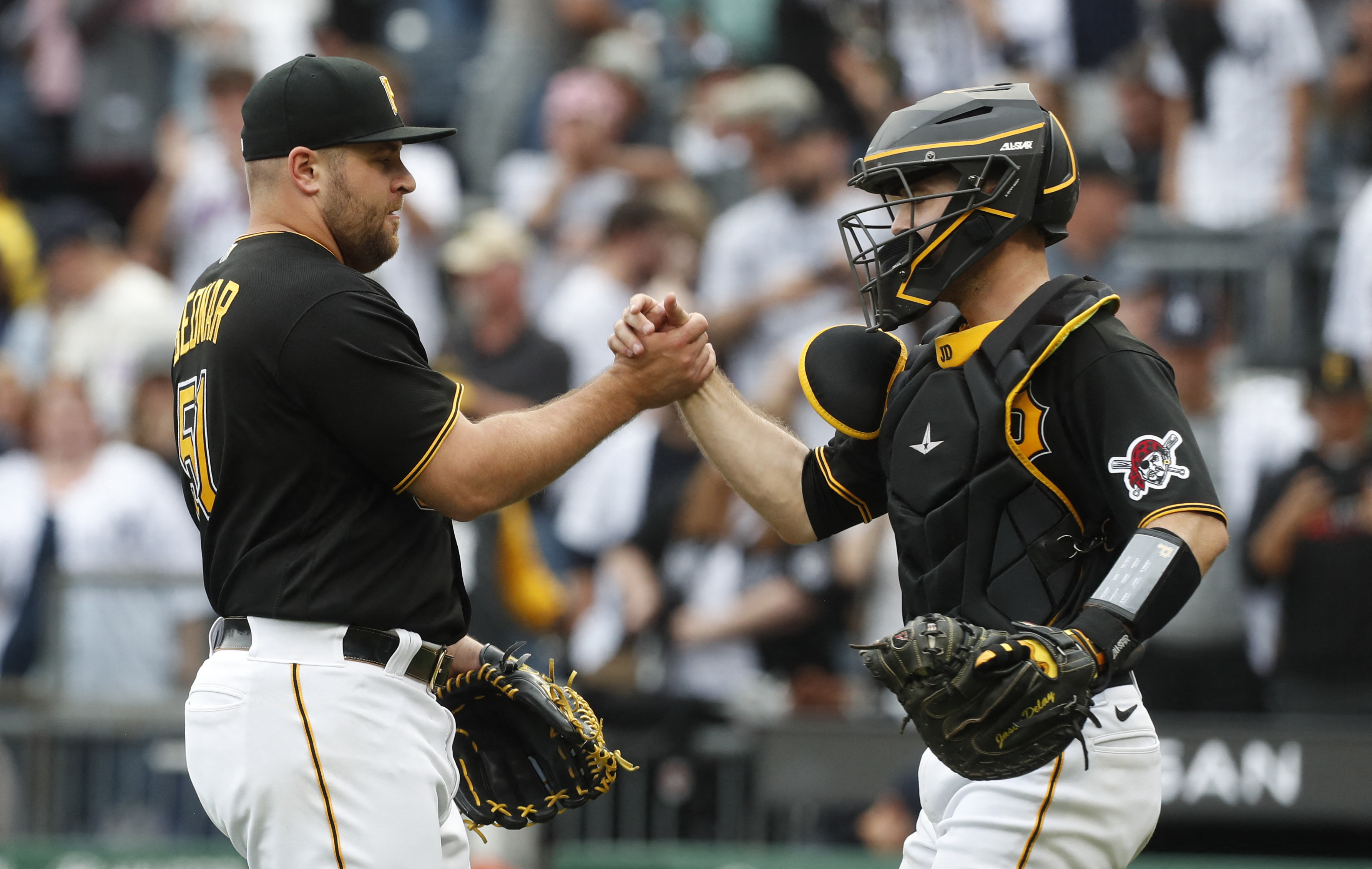 Pirates push past Yankees to avoid sweep | Reuters