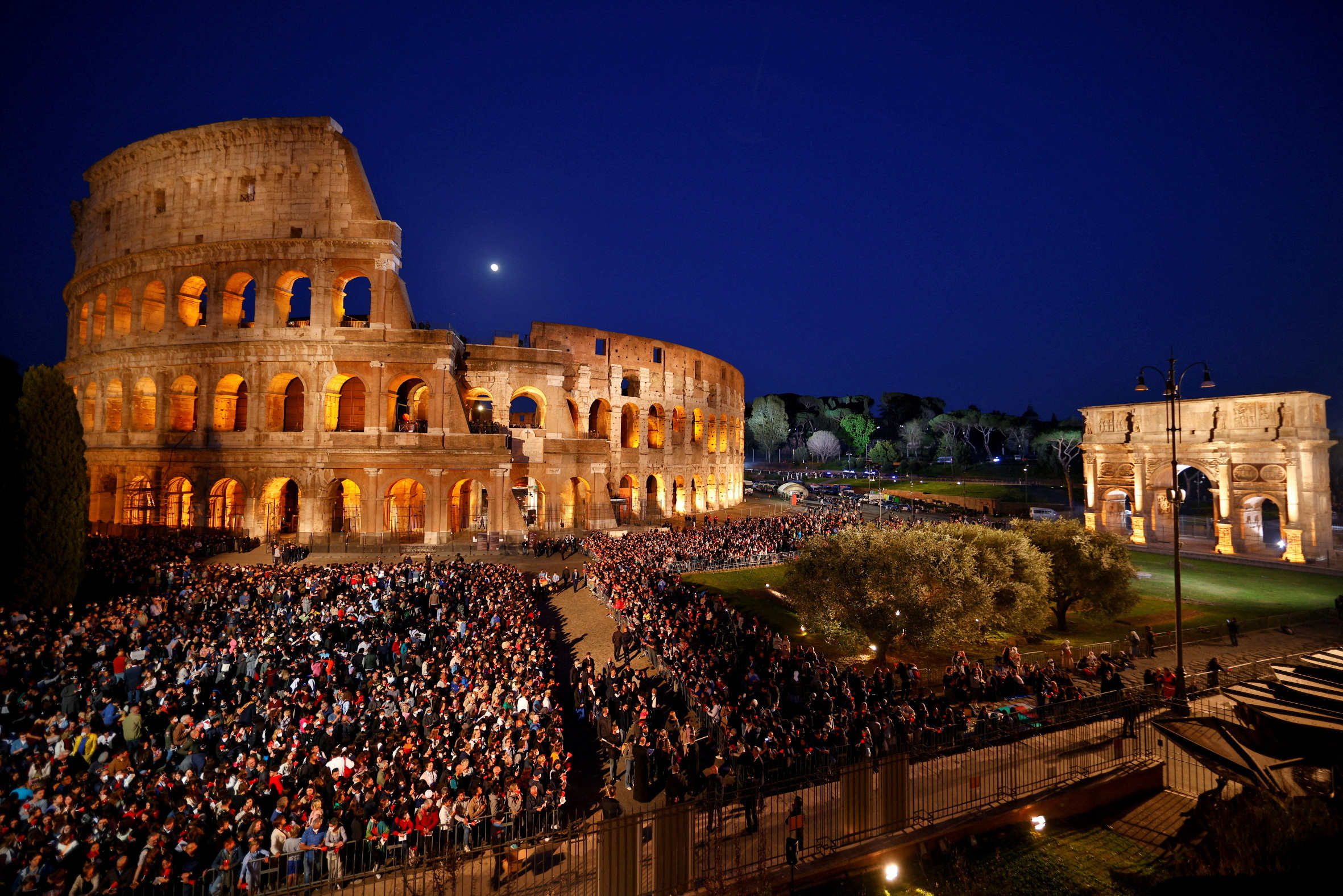 Scientists chip away at how ancient Roman concrete stood test of time ...