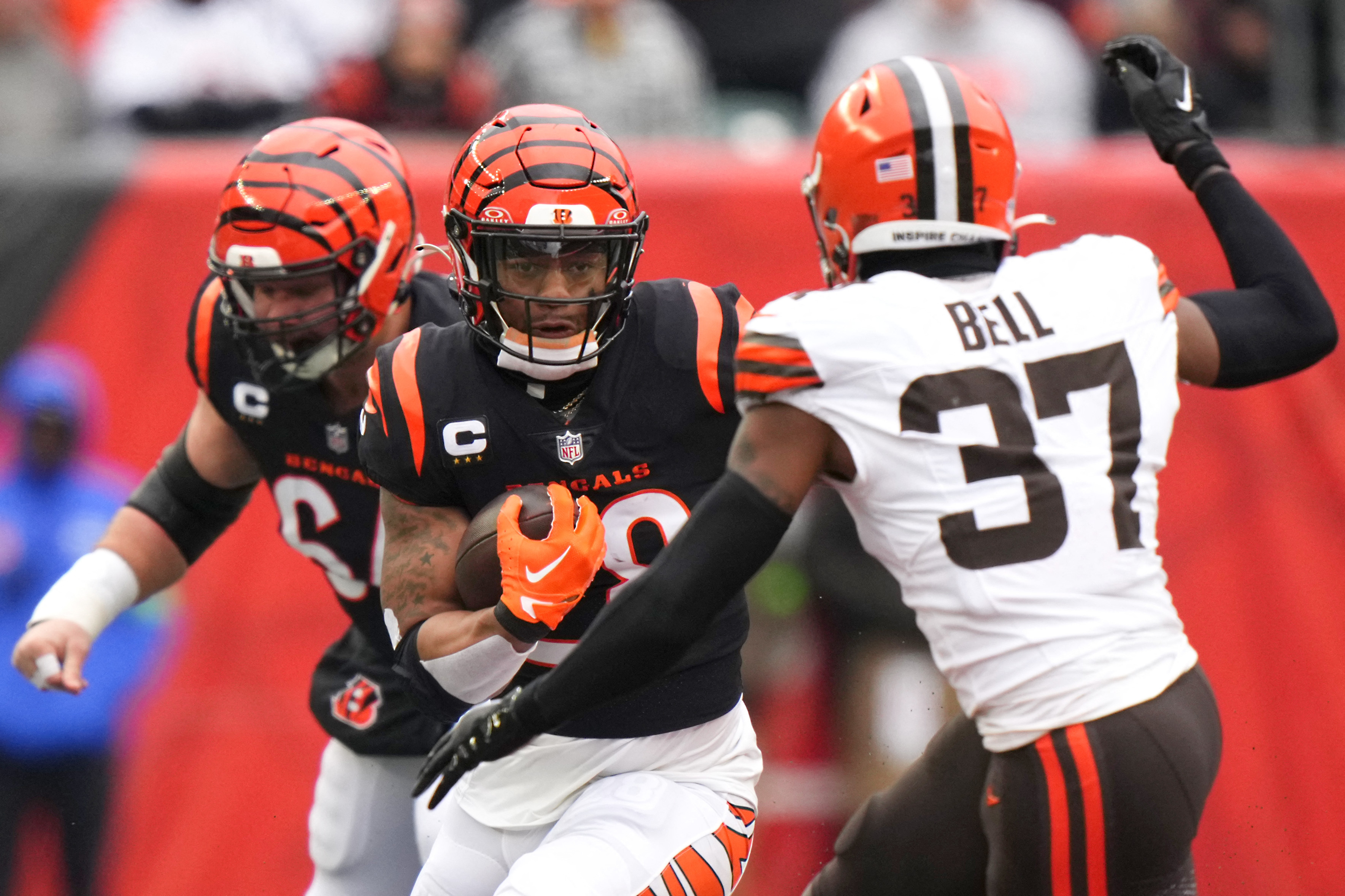Bengals roll past Browns; entire AFC North finishes above .500 | Reuters