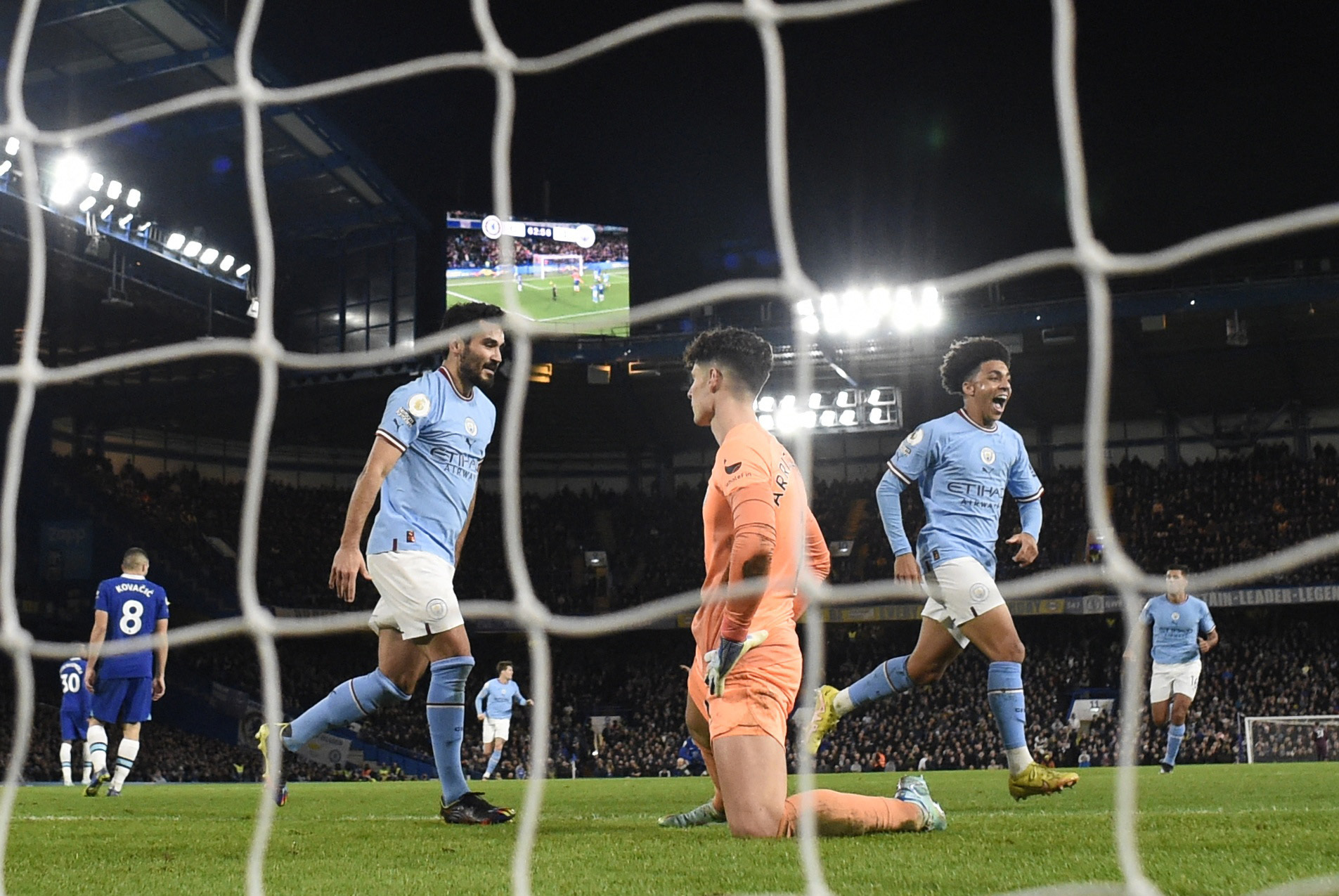 Mahrez earns City win at Chelsea to narrow gap with Arsenal | Reuters