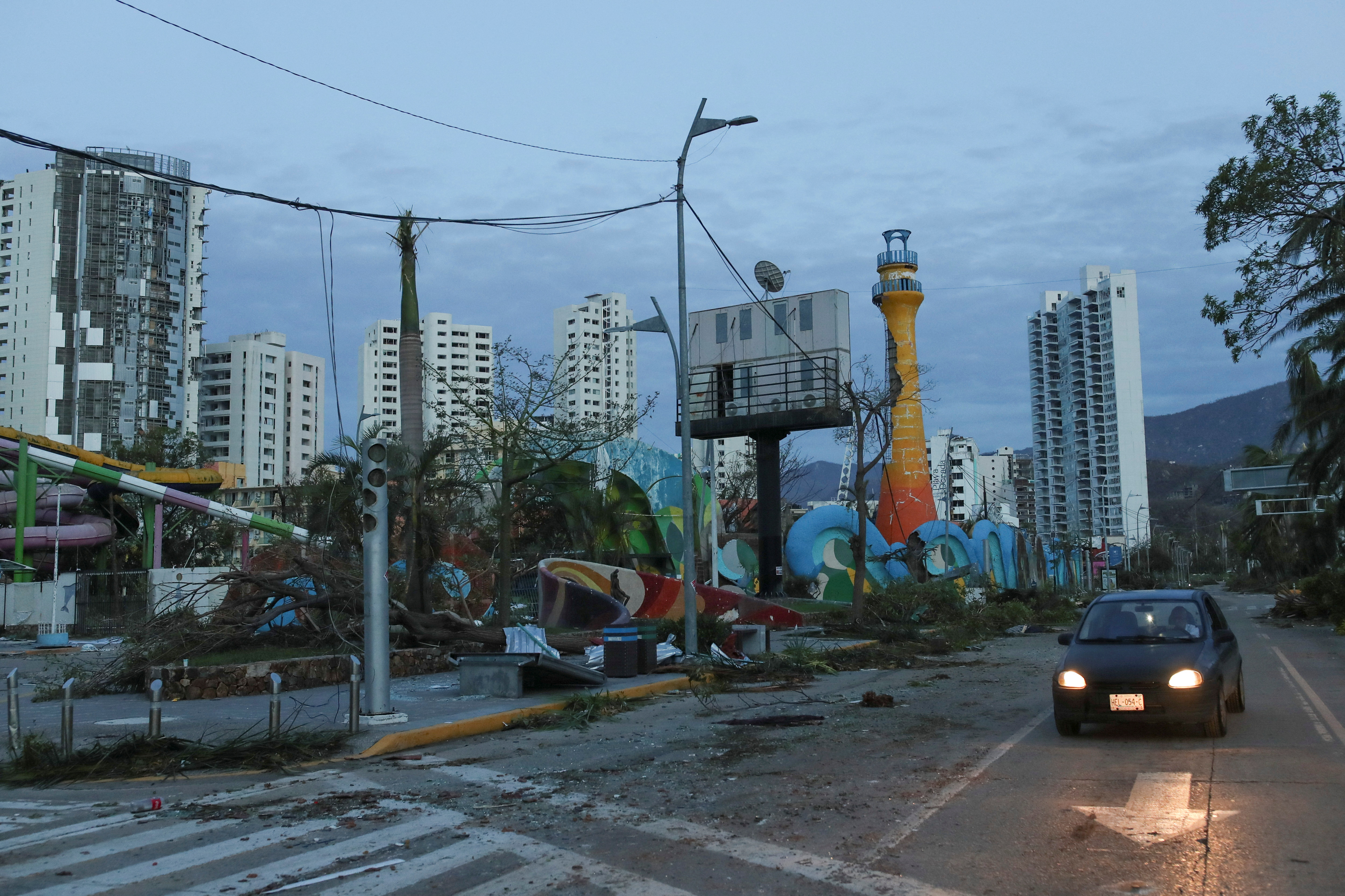 In hurricane-ravaged Acapulco, worries for food and water - November 3 ...