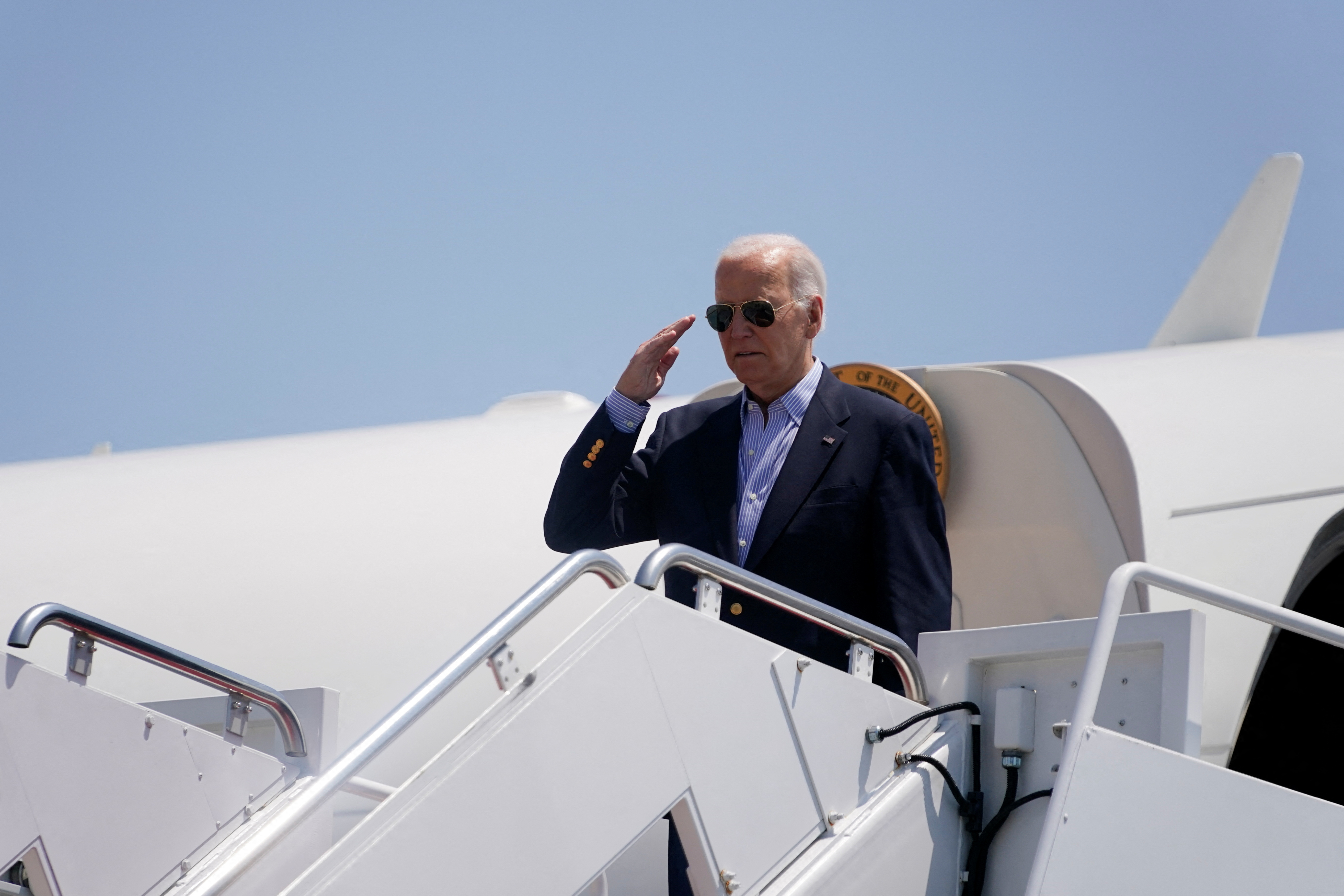 Business, civic leaders urge Biden to step aside -W.Post | Reuters