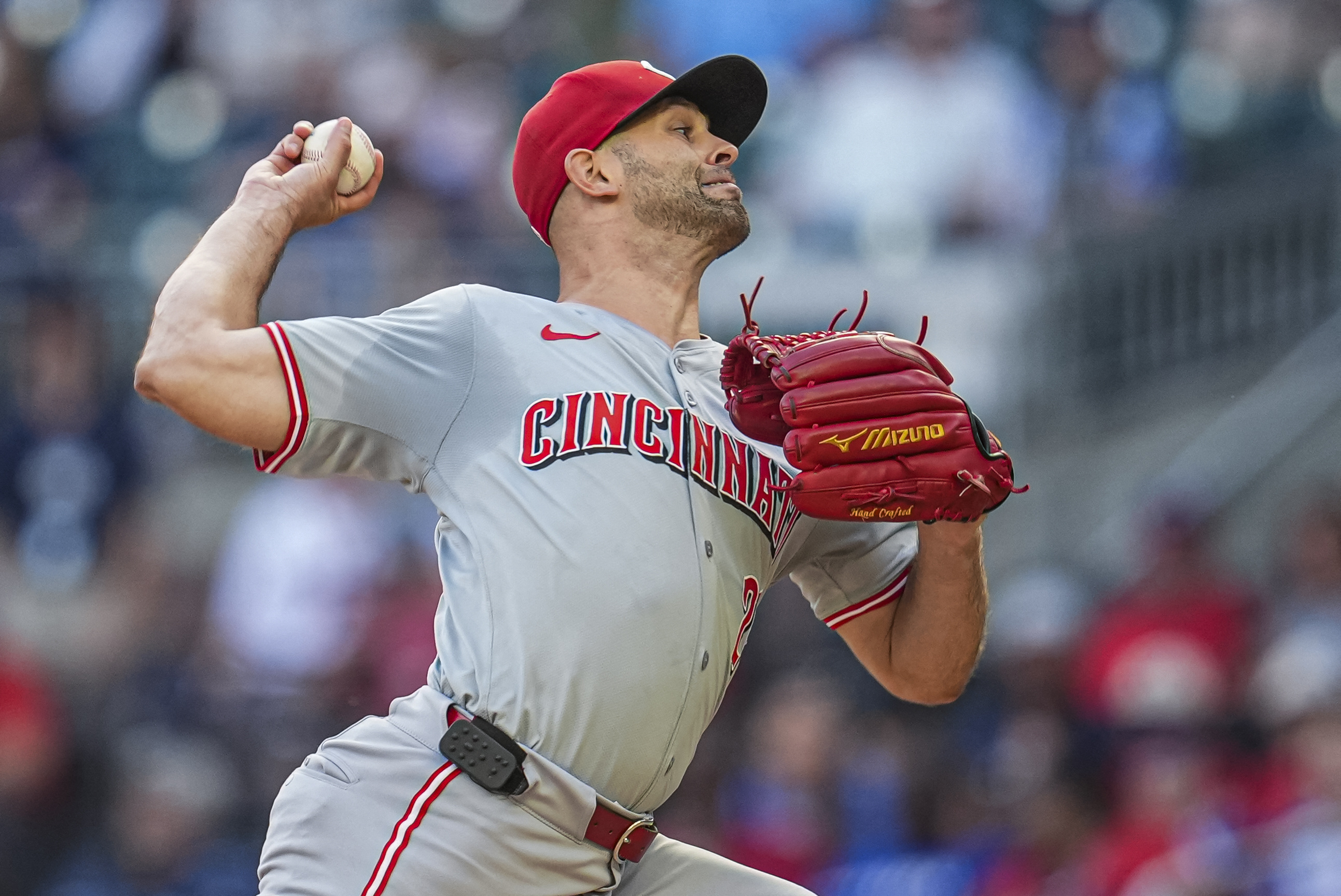 Nick Martinez, Reds two-hit Braves for makeup-game win | Reuters