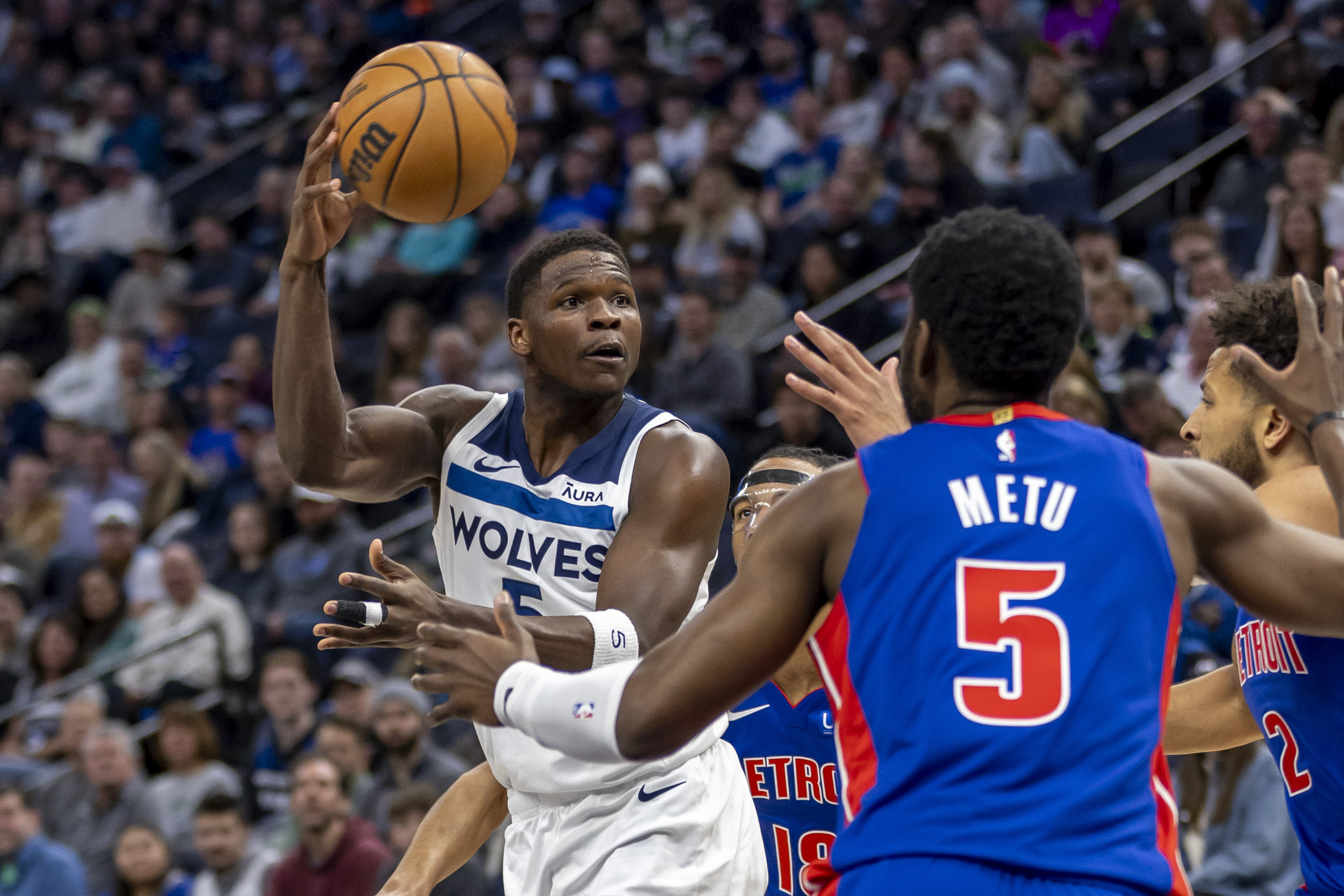 Timberwolves pull away from Pistons with big run | Reuters