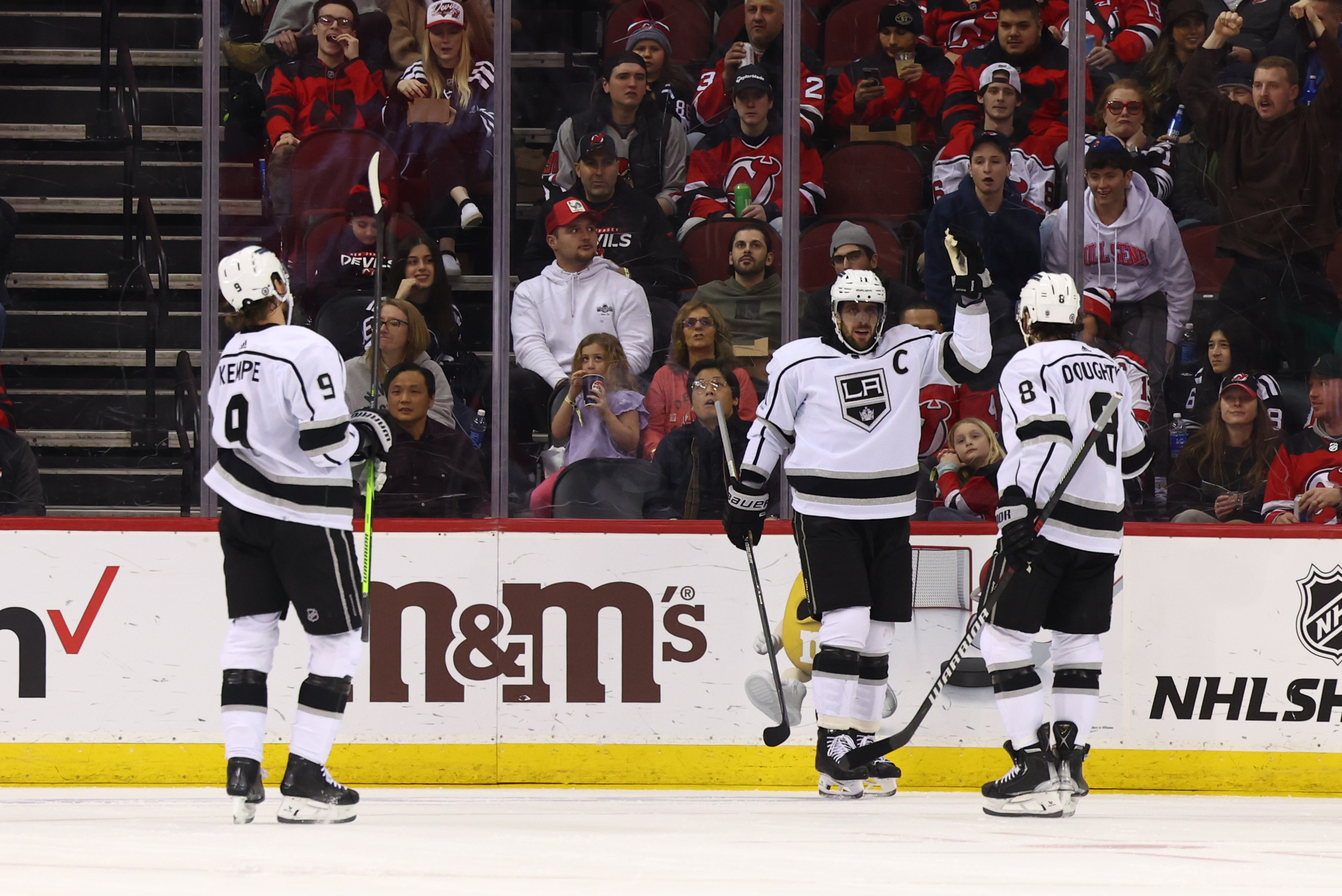 Quinton Byfield's late goal lifts Kings past Devils | Reuters