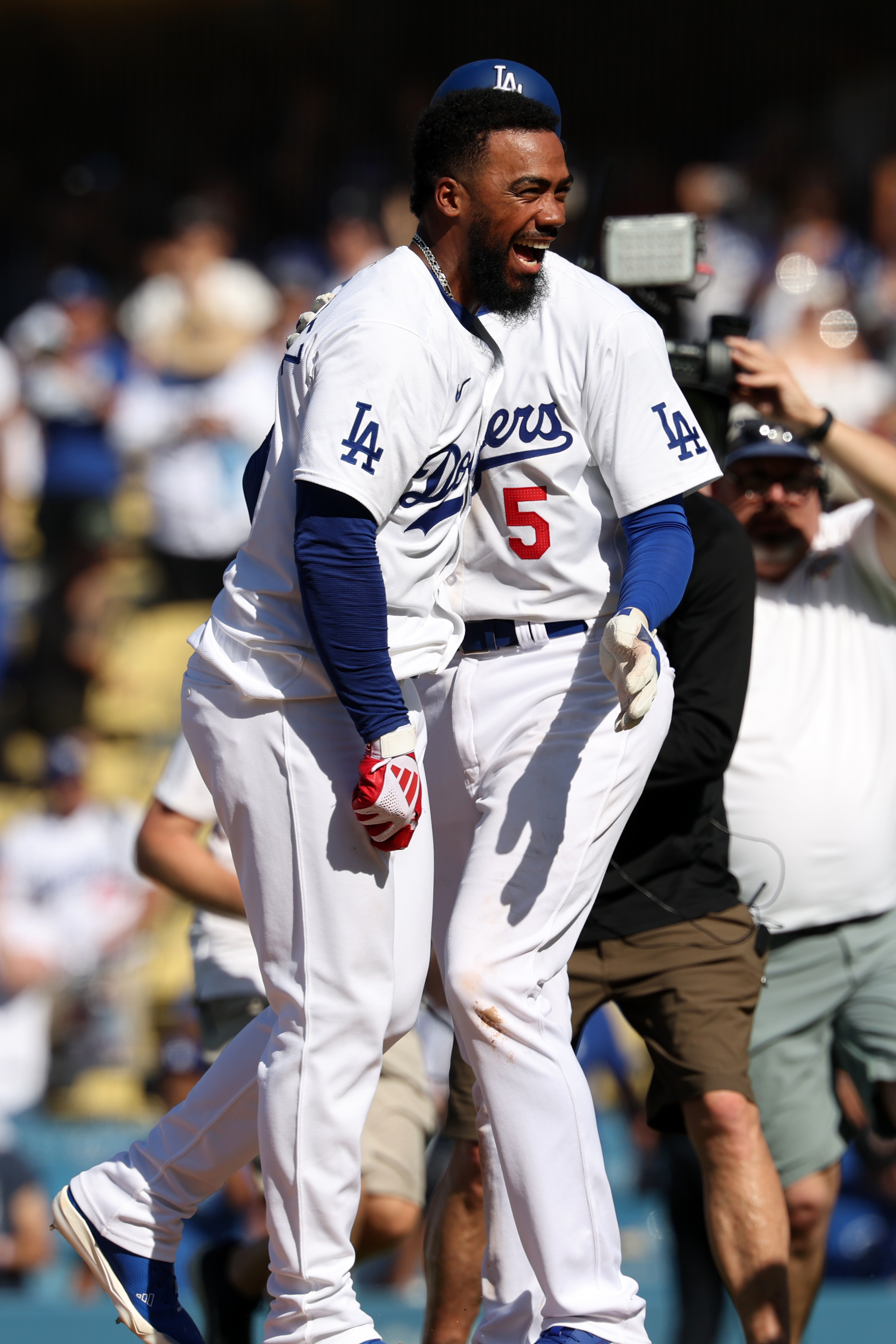 Dodgers outlast Pirates in 10 innings to finish sweep | Reuters