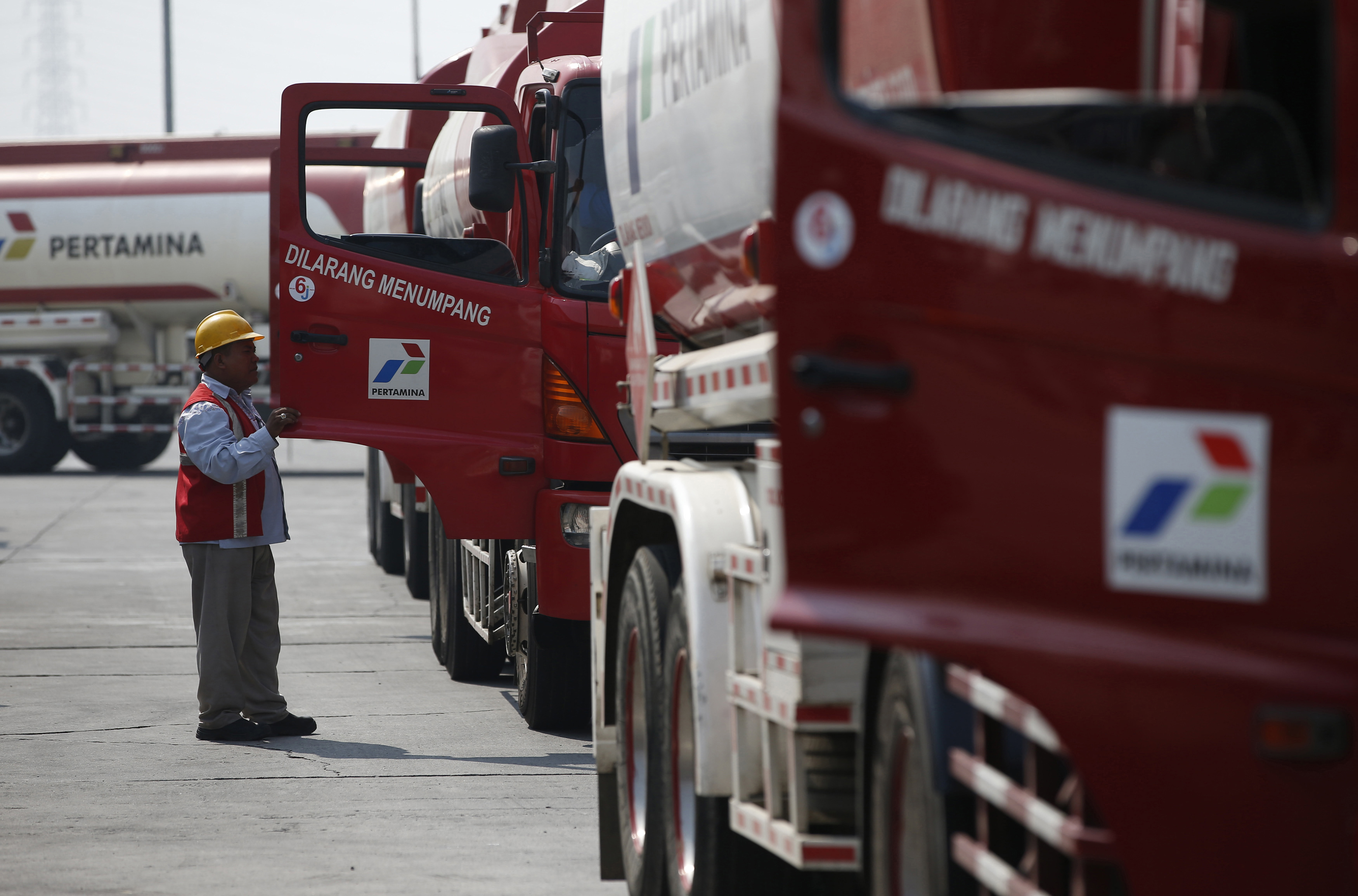 Indonesia's 2022 oil lifting miss target, hopes stalled projects to ...