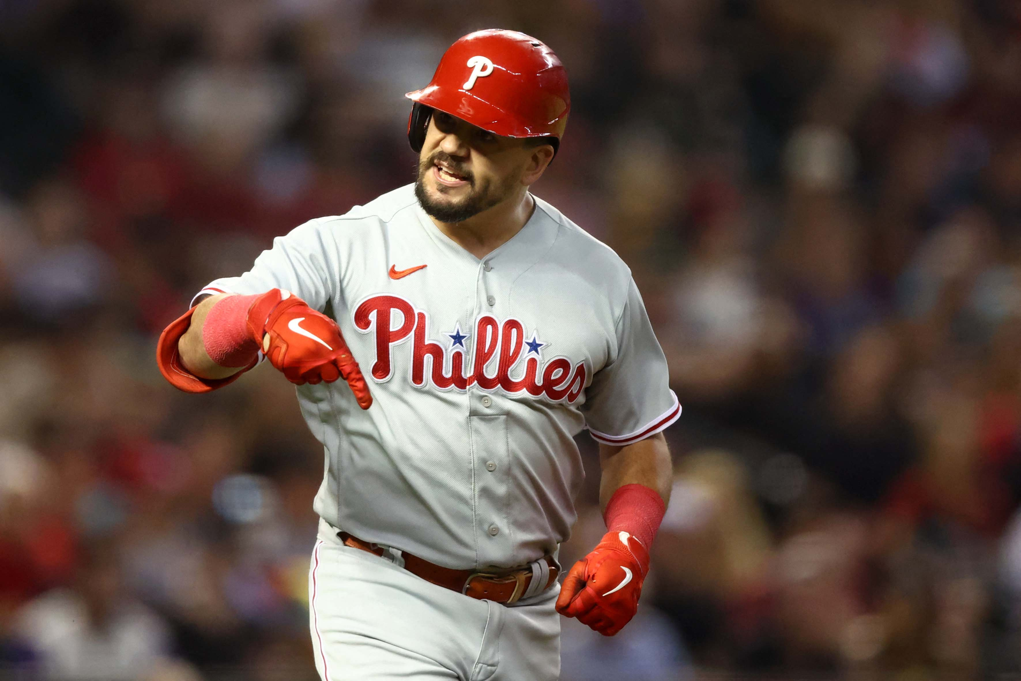 Late comeback pulls D-backs even with Phillies in NLCS | Reuters