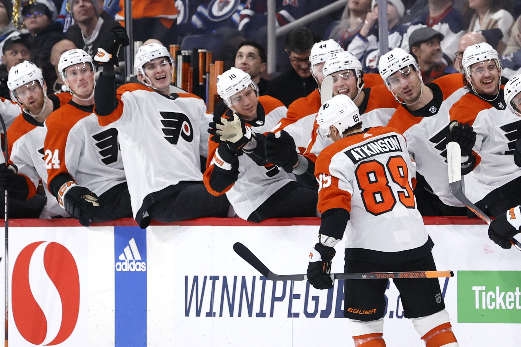 Flyers end Jets' franchise-record 8-game win streak | Reuters