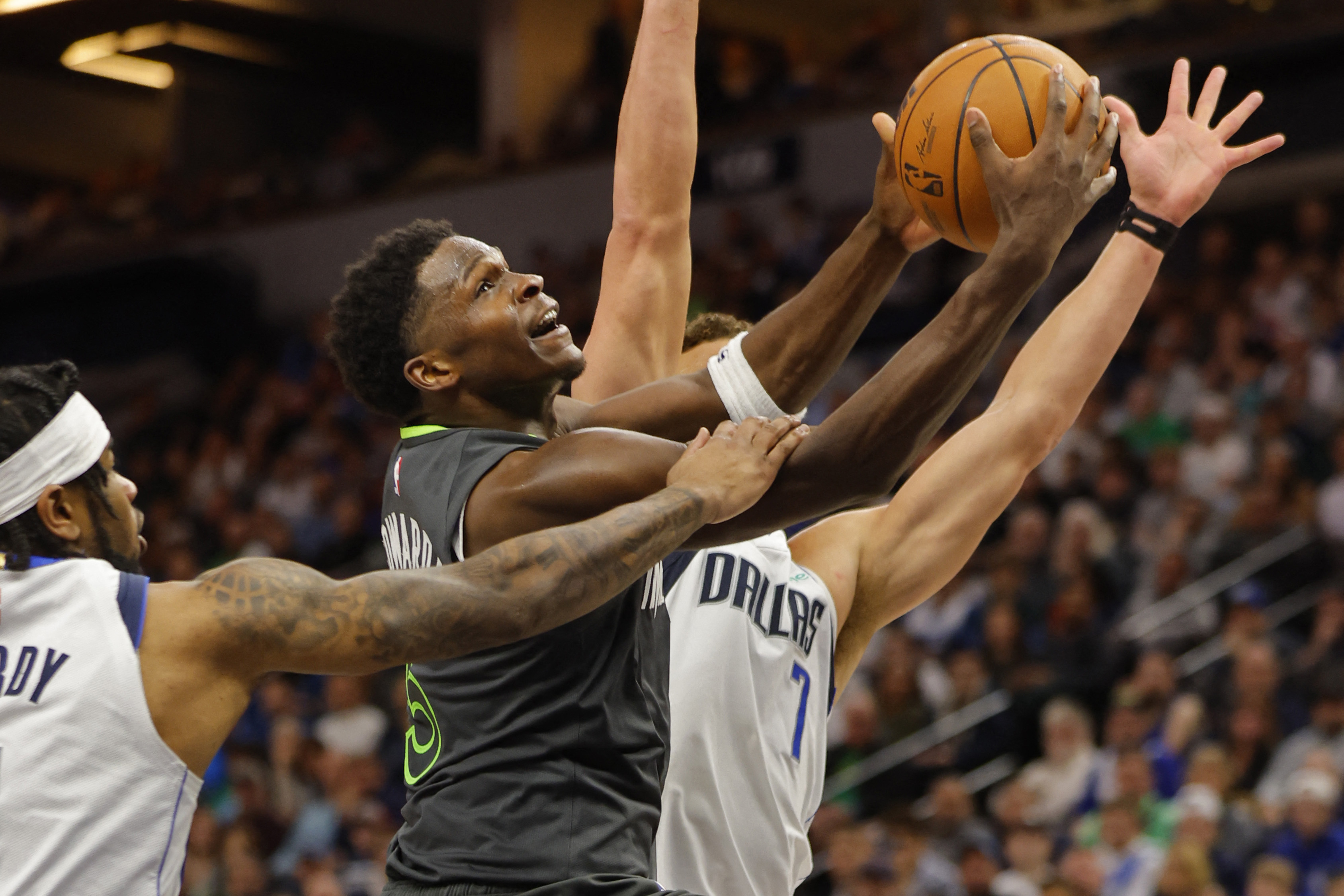 Anthony Edwards puts up 44 as Wolves best Mavs | Reuters