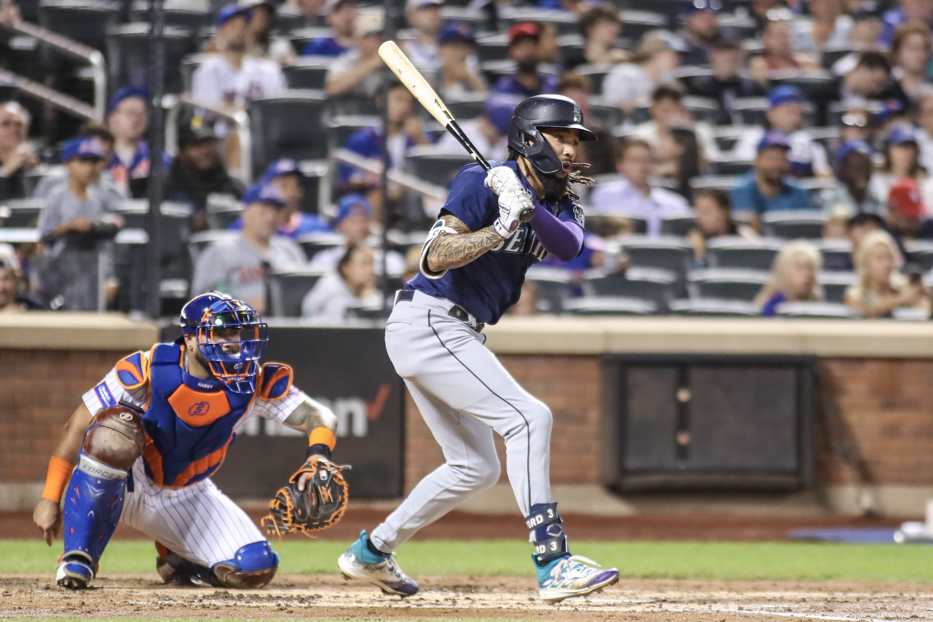 Mariners score last, win seesaw game with Mets | Reuters